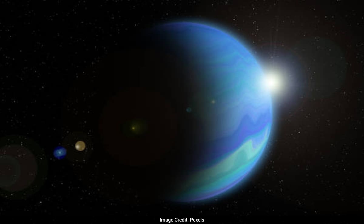 Astronomers Spot Possible Primordial Cluster Beyond Neptune