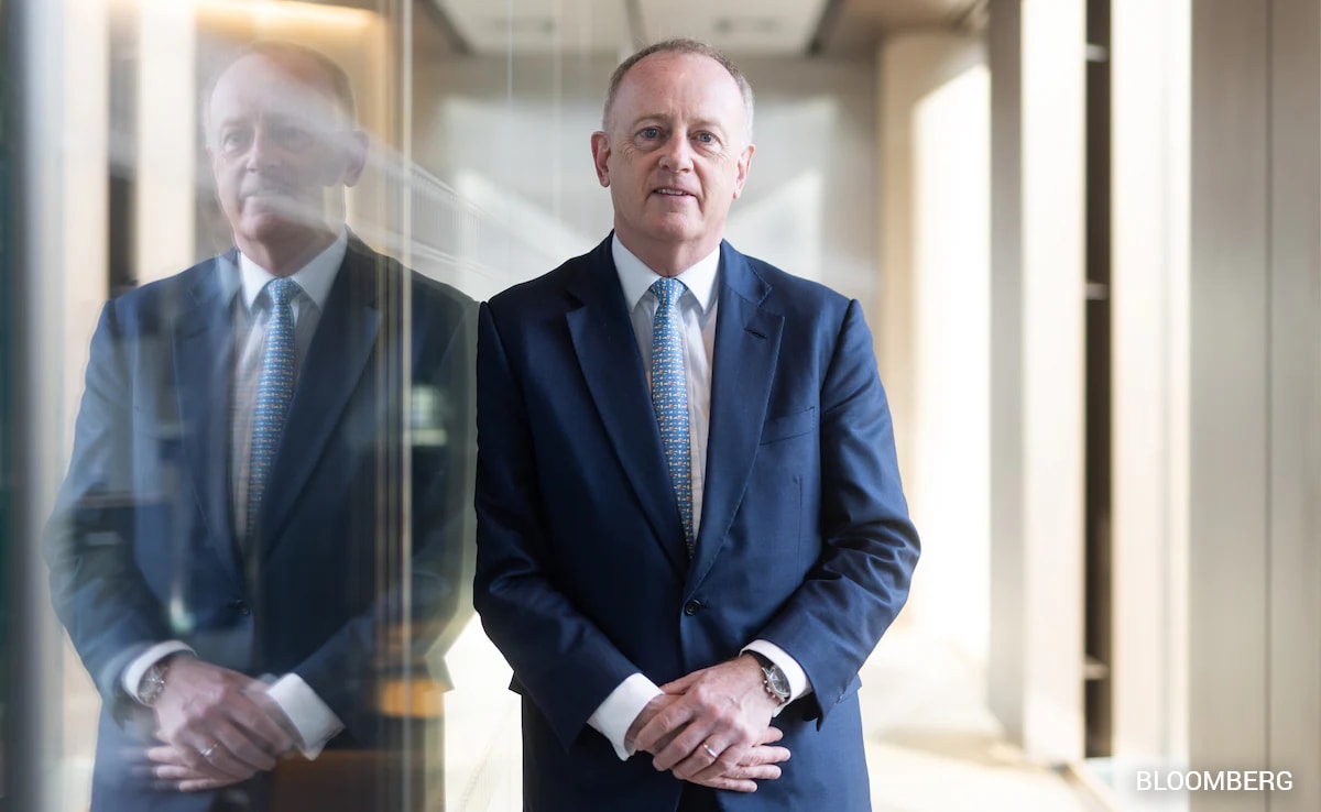 Lloyds Ex-CEO John Neal Lost Rs 150 Crore AIG Job After Office Romance