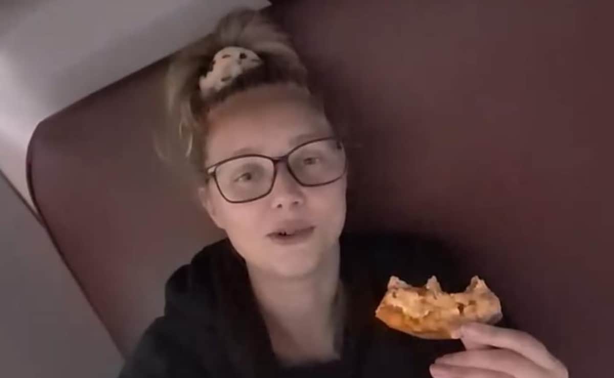 "Coolest Thing Ever" - Australian Vlogger Impressed With Food Delivery ...