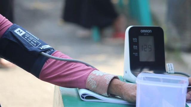 The 'Silent Killer' In Indian Men: 5 Early Symptoms Of High Blood ...