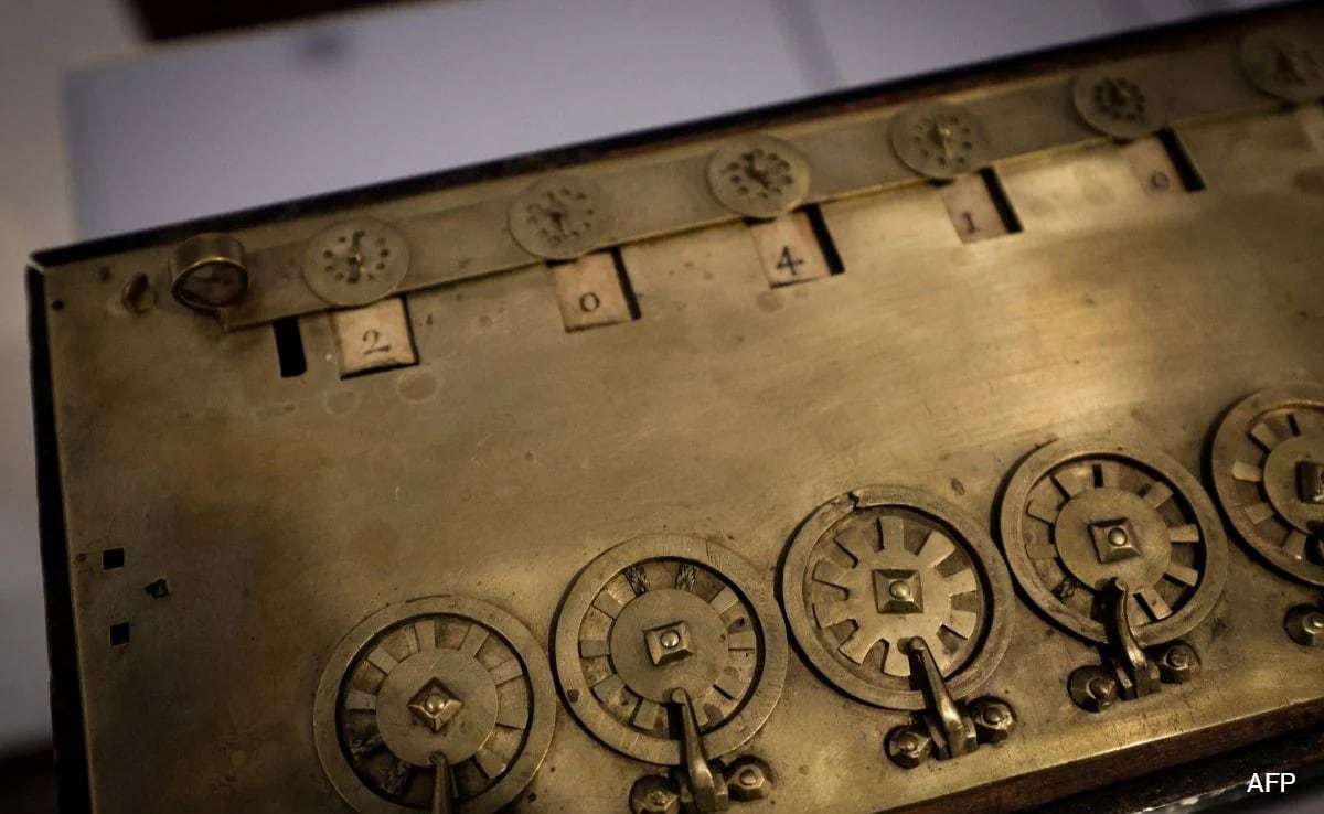 Paris Auction Of World's 1st Calculator Developed By Blaise Pascal ...