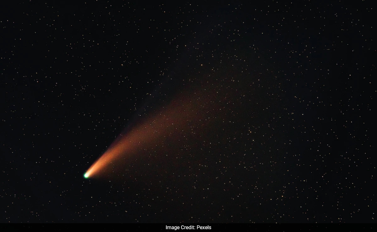 Comet Similar To Interstellar Object 3I/ATLAS Fast Moving Towards Earth