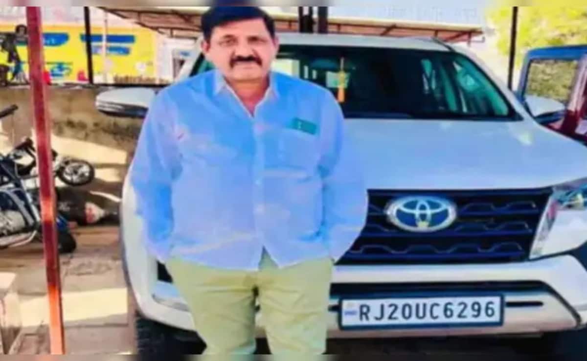 Former Sarpanch Dies of Heart Attack in Fortuner Accident; Vomiting ...