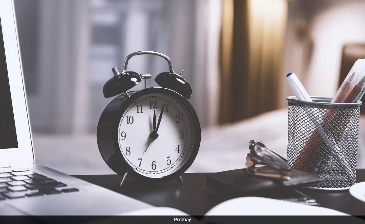 Daylight Saving Time Explained: When To Set Clocks Back And Why It Happens