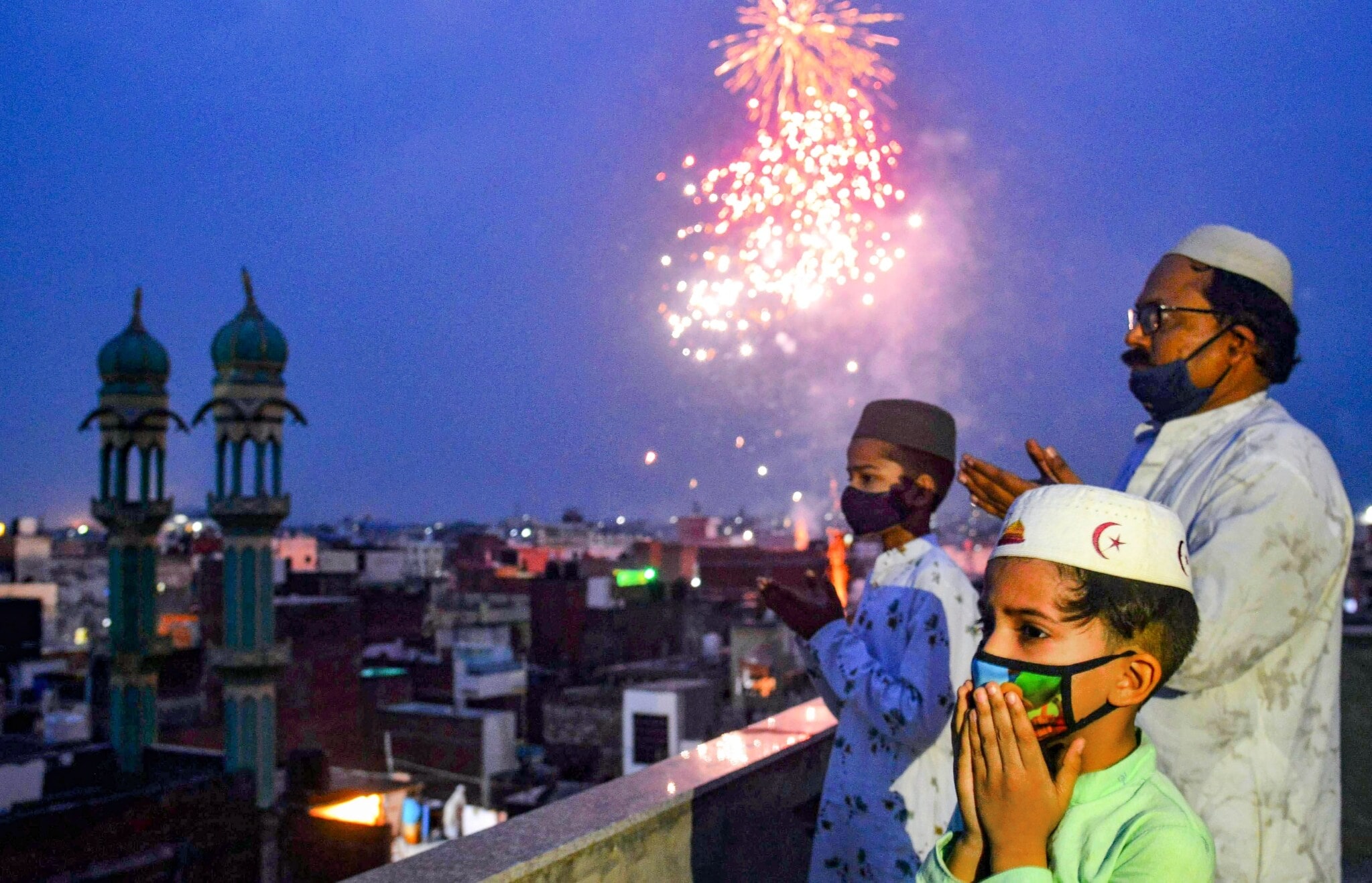 Eid Moon Sighting 2025 In India: Is Eid-Al-Fitr Tomorrow? How To Track ...