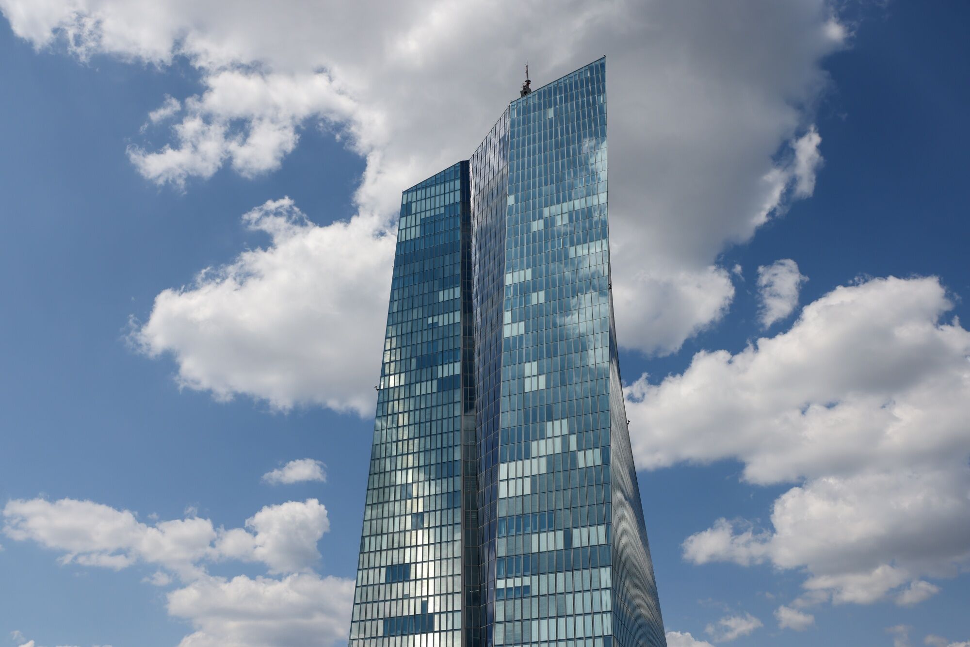 ECB To Bring Rates To 4% Peak In September, Economists Say