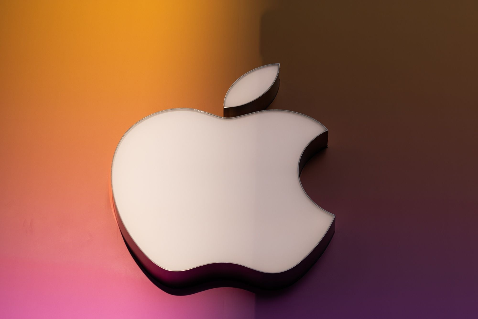 Apple Investigates Reported Music, App Store Outages
