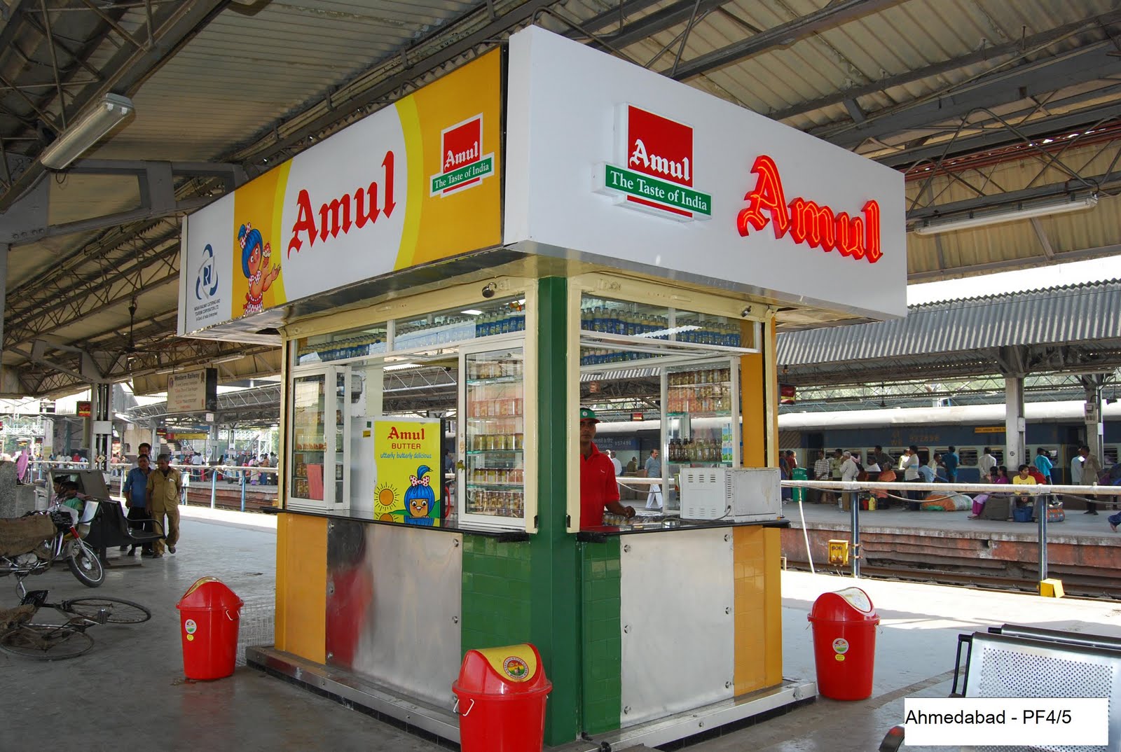 Amul Expects 20% Revenue Growth In FY24; No Current Plans To Hike Milk ...