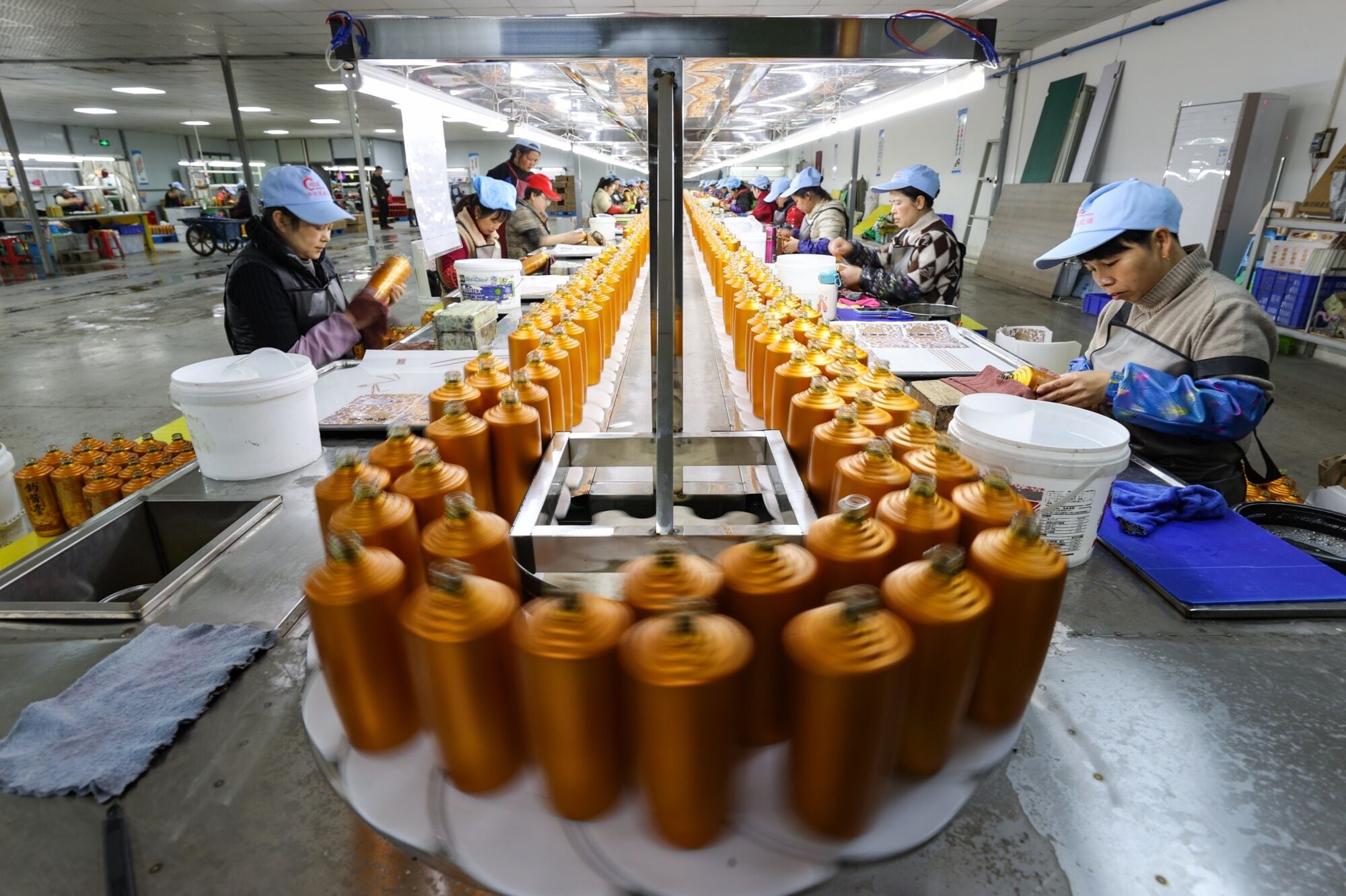 China Sets Ambitious Growth Goal in Push to Boost Confidence