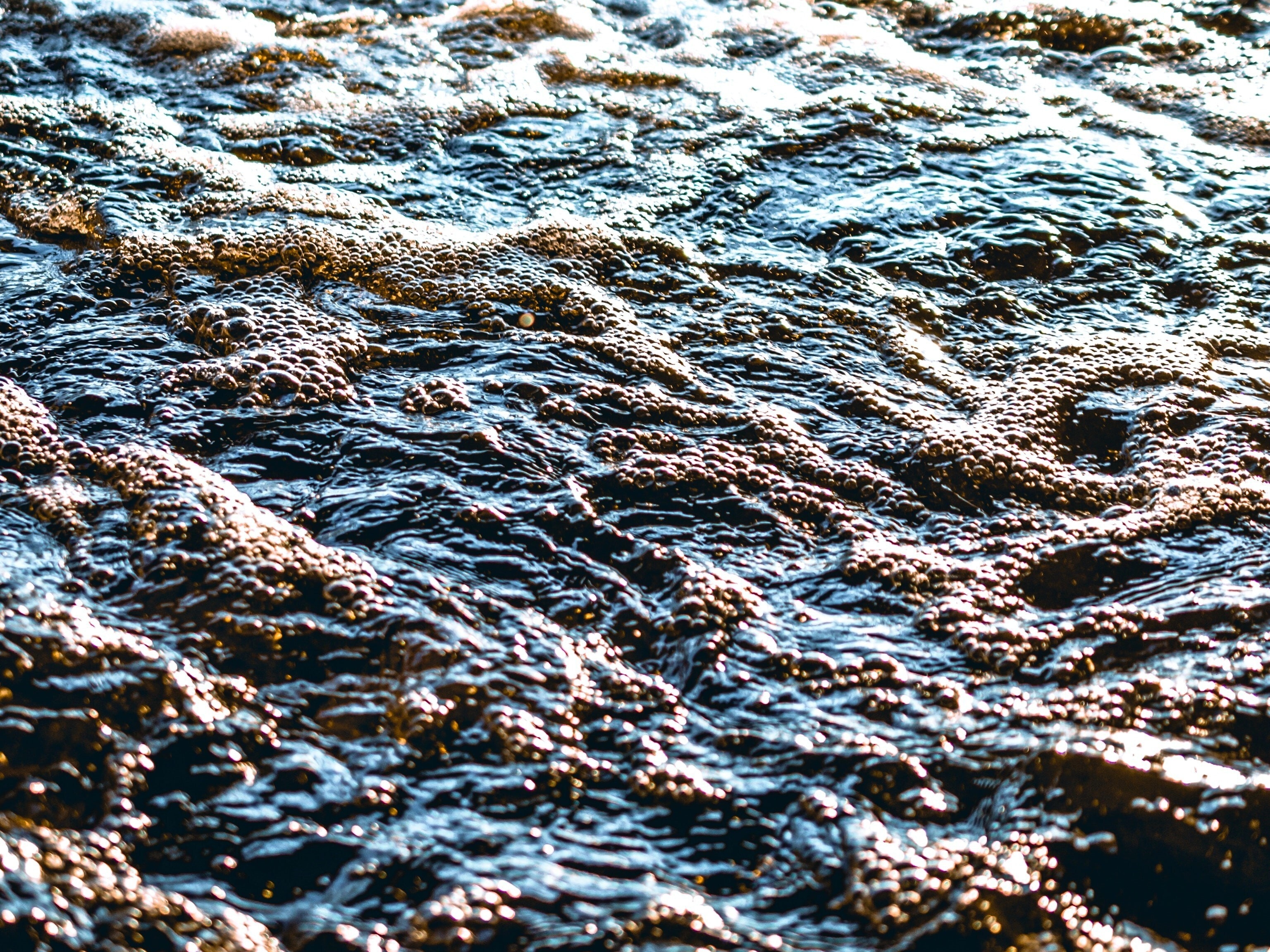 Minor Oil Spill Near Pirwadi Beach Near Mumbai