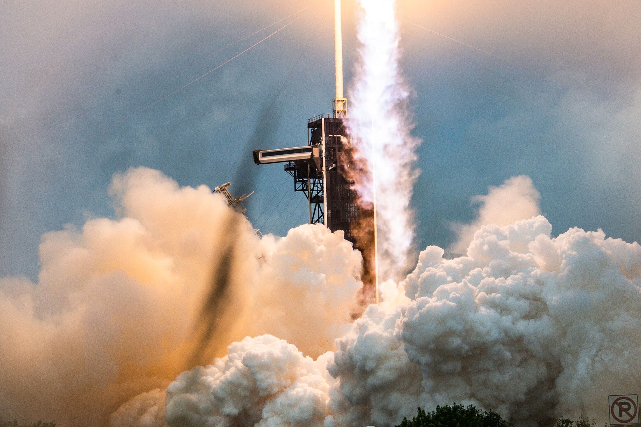 SpaceX’s Falcon Heavy Lofts Secretive U.S. Military Spaceplane