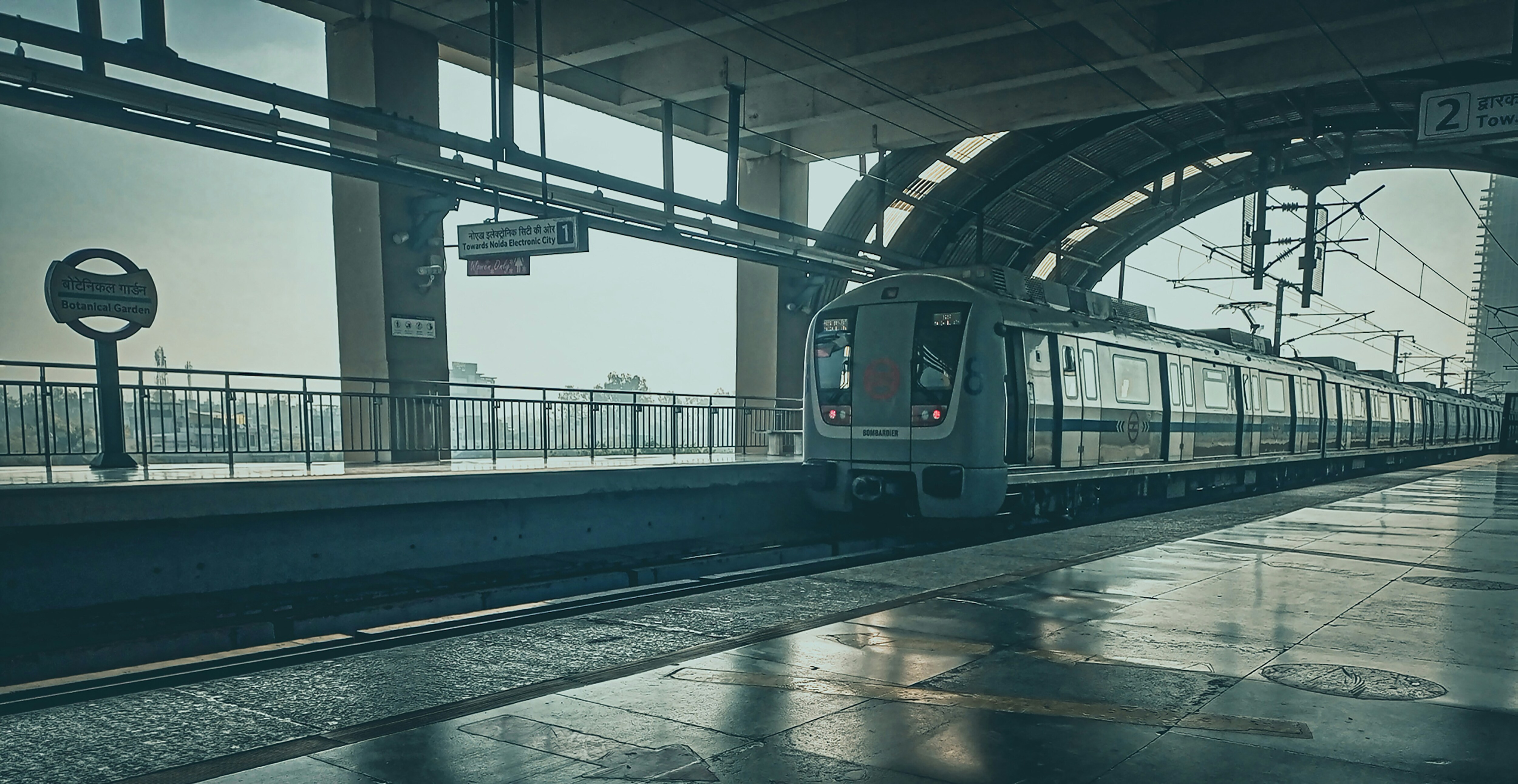 Attention Delhi Metro Passengers! Blue Line Services To Be Delayed ...