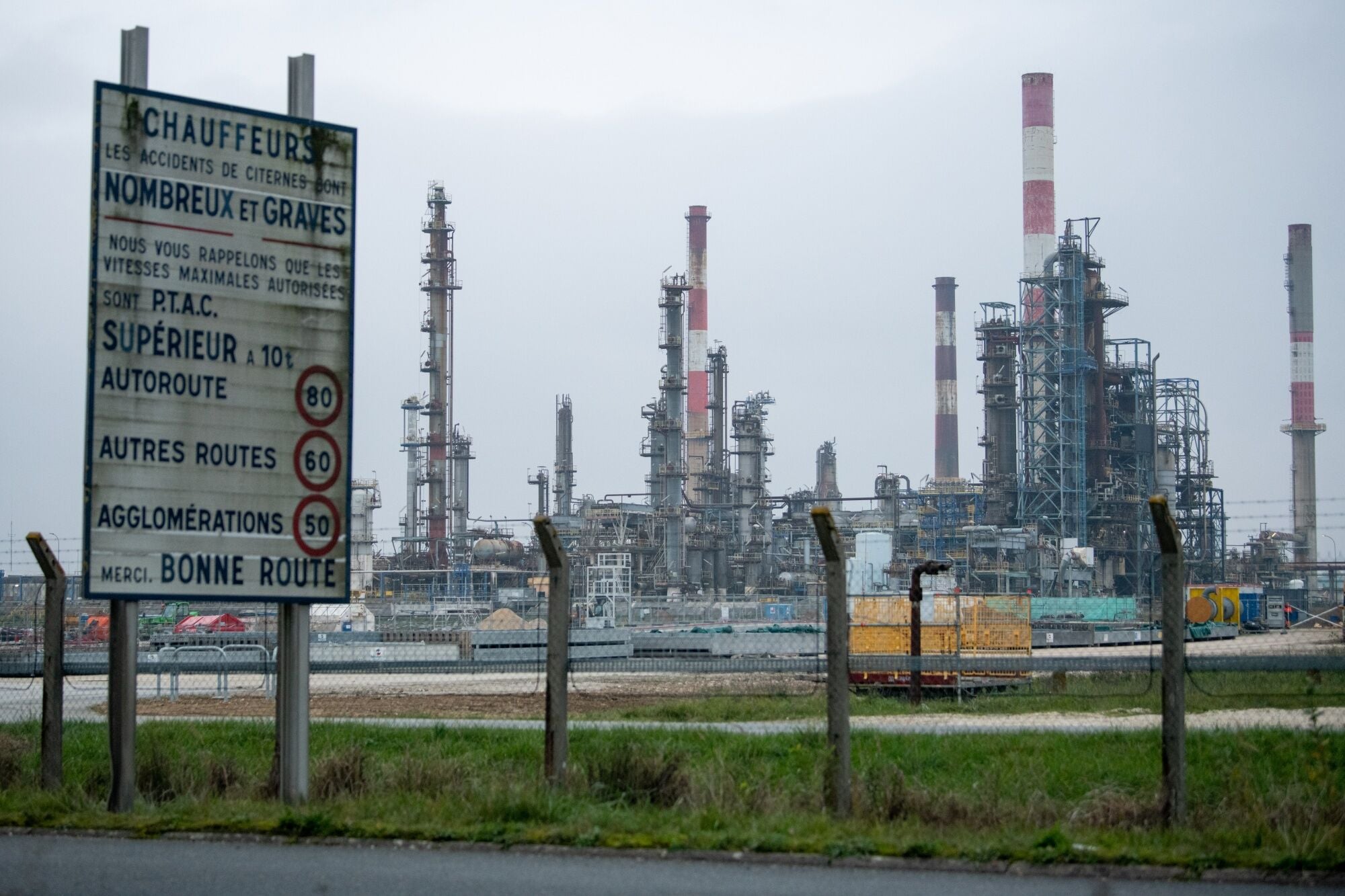 Russian Oil Is Trading Closer to $100 Than the G-7 Price Cap