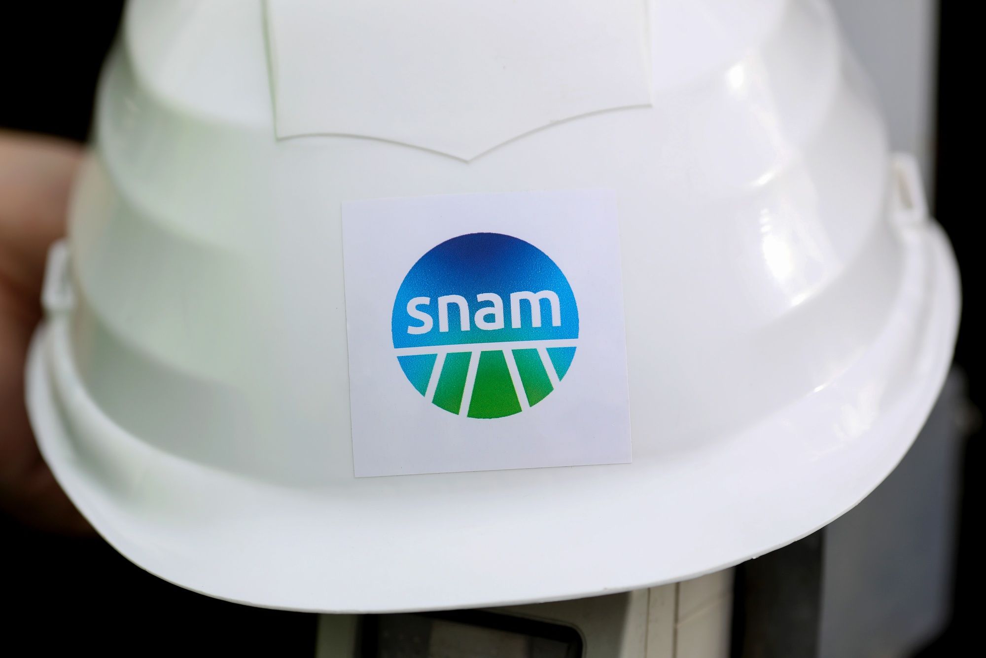 Italy Approves Floating LNG Terminal in Bid to Cut Russian Gas