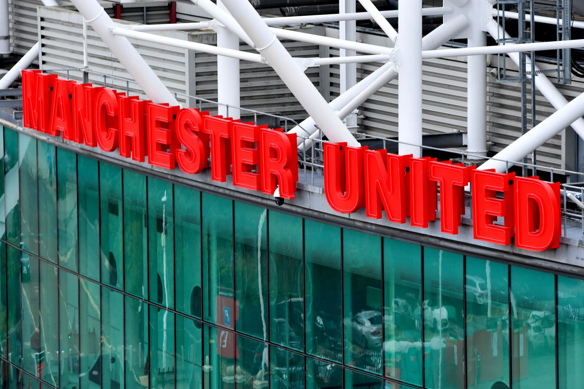 Manchester United Shares Plunge as Uncertainty Over Sale Grows