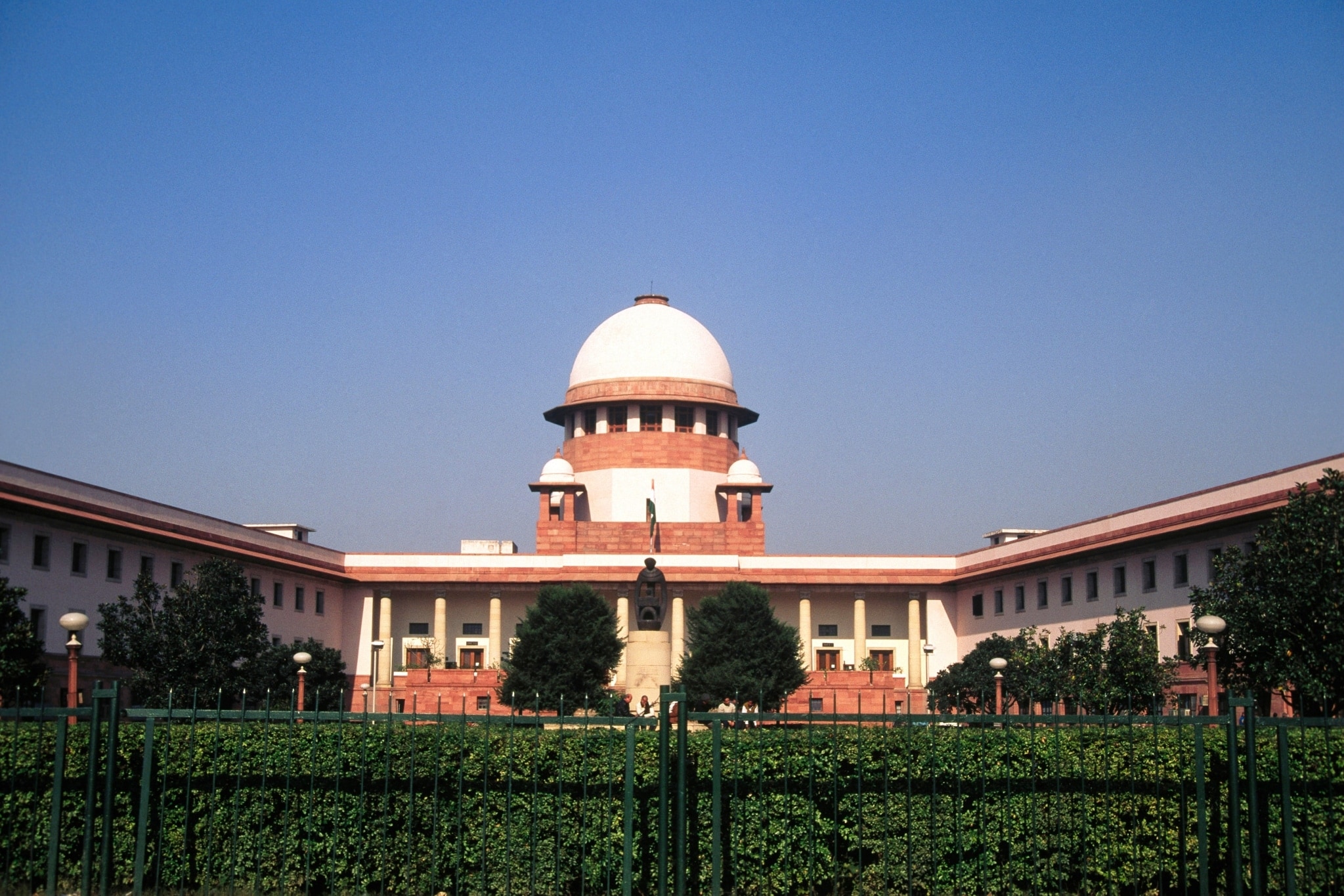 Supreme Court Allows Centre's Plea Seeking Rs 5,000 Crore From SEBI ...