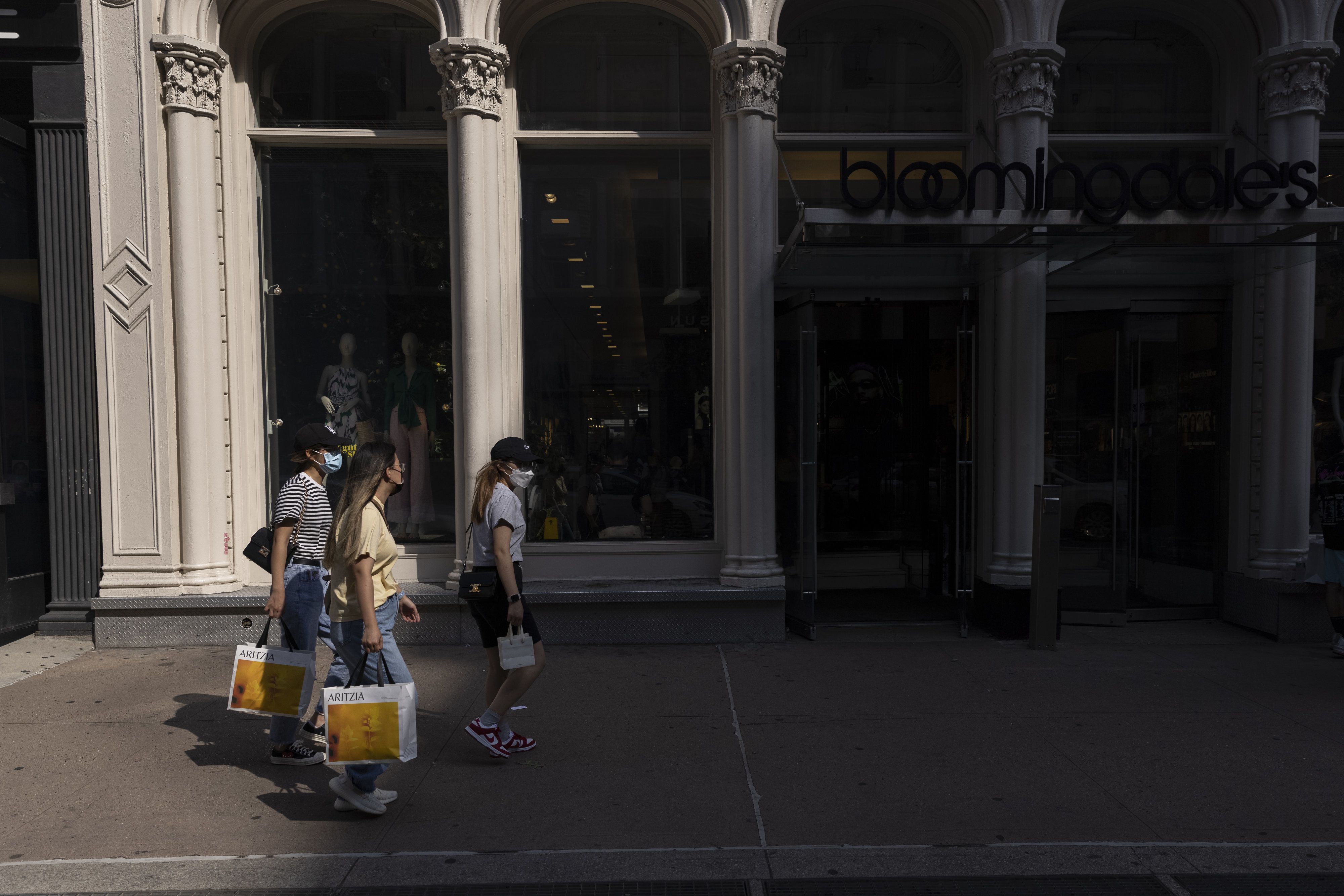 US Core PCE Inflation Picks Up While Consumers Show Resilience