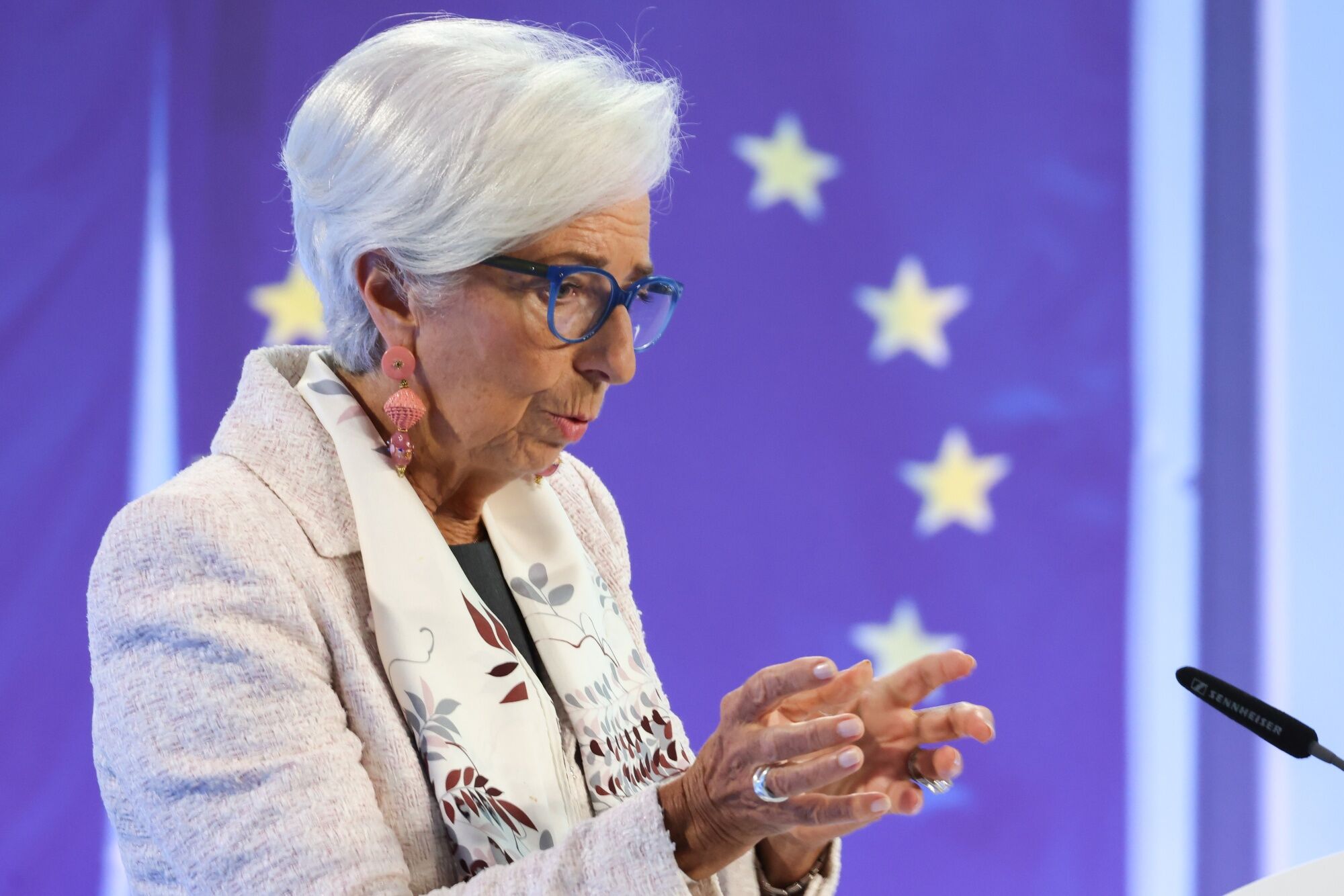 Lagarde Keeps ECB Rate Suspense, Favoring Action Over Words