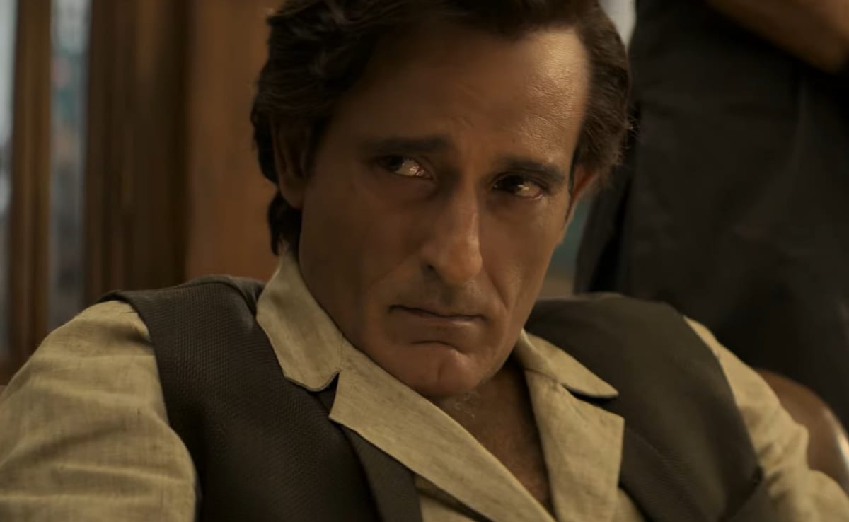 akshaye khanna family tree his father vinod khanna mother and step ...