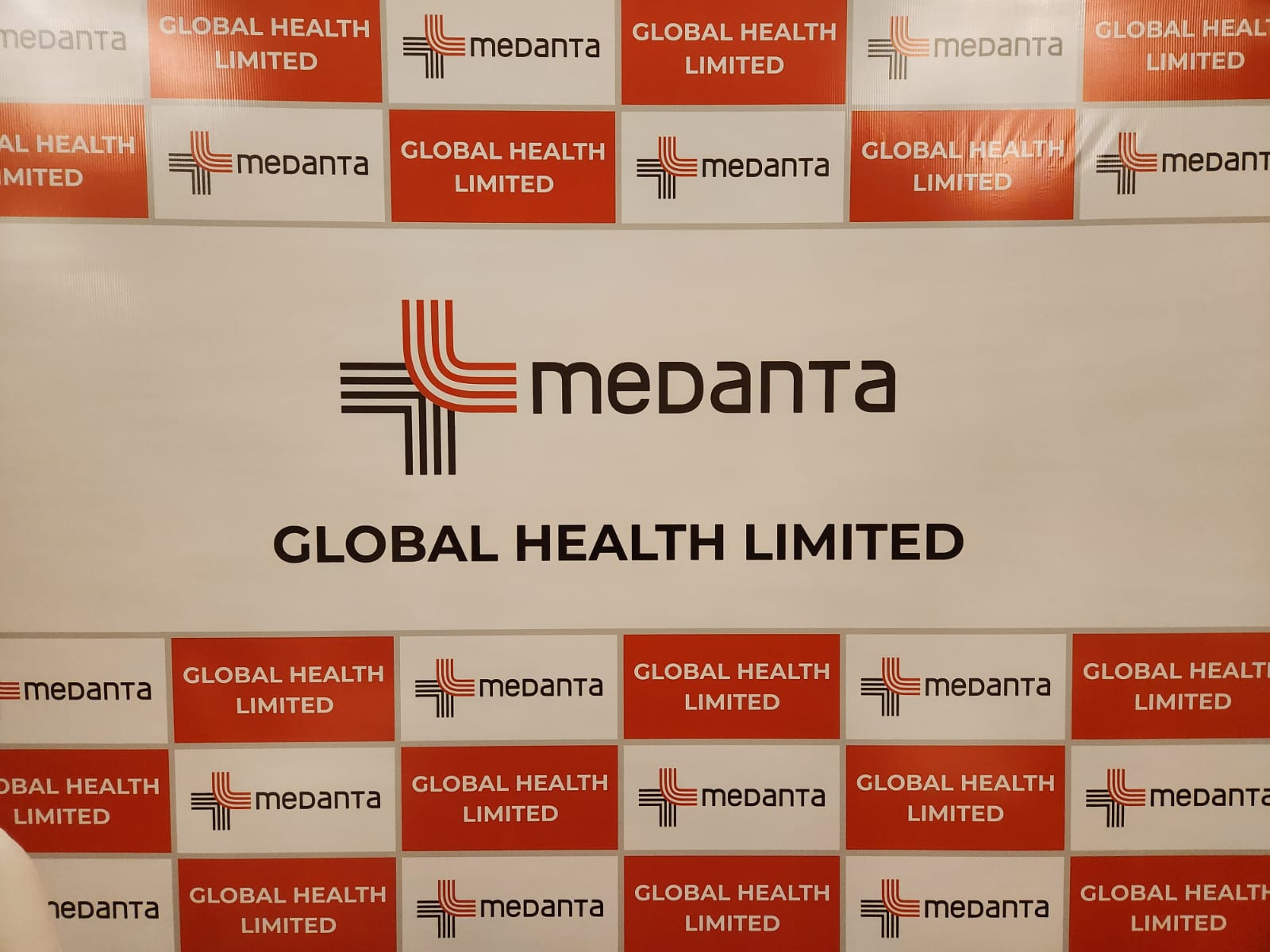 Medanta Shares Should Trade At Par, Not Premium To Industry Average ...
