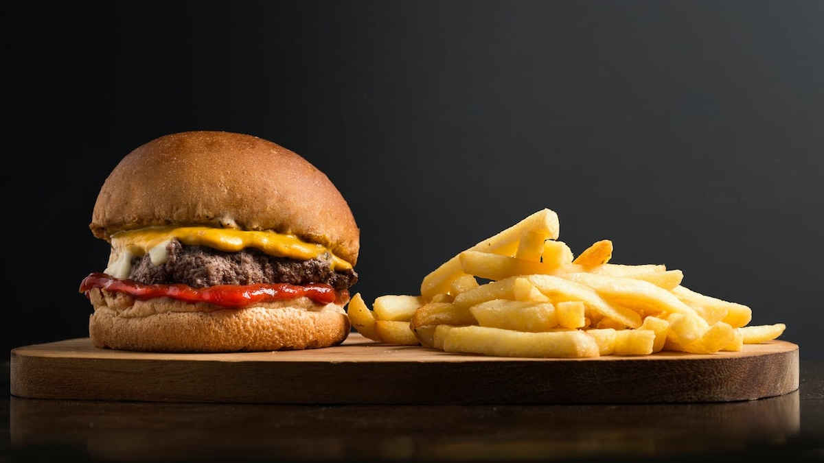 "You Can Eat Fast Food And Still Lose Weight," Fitness Coach Busts Diet ...