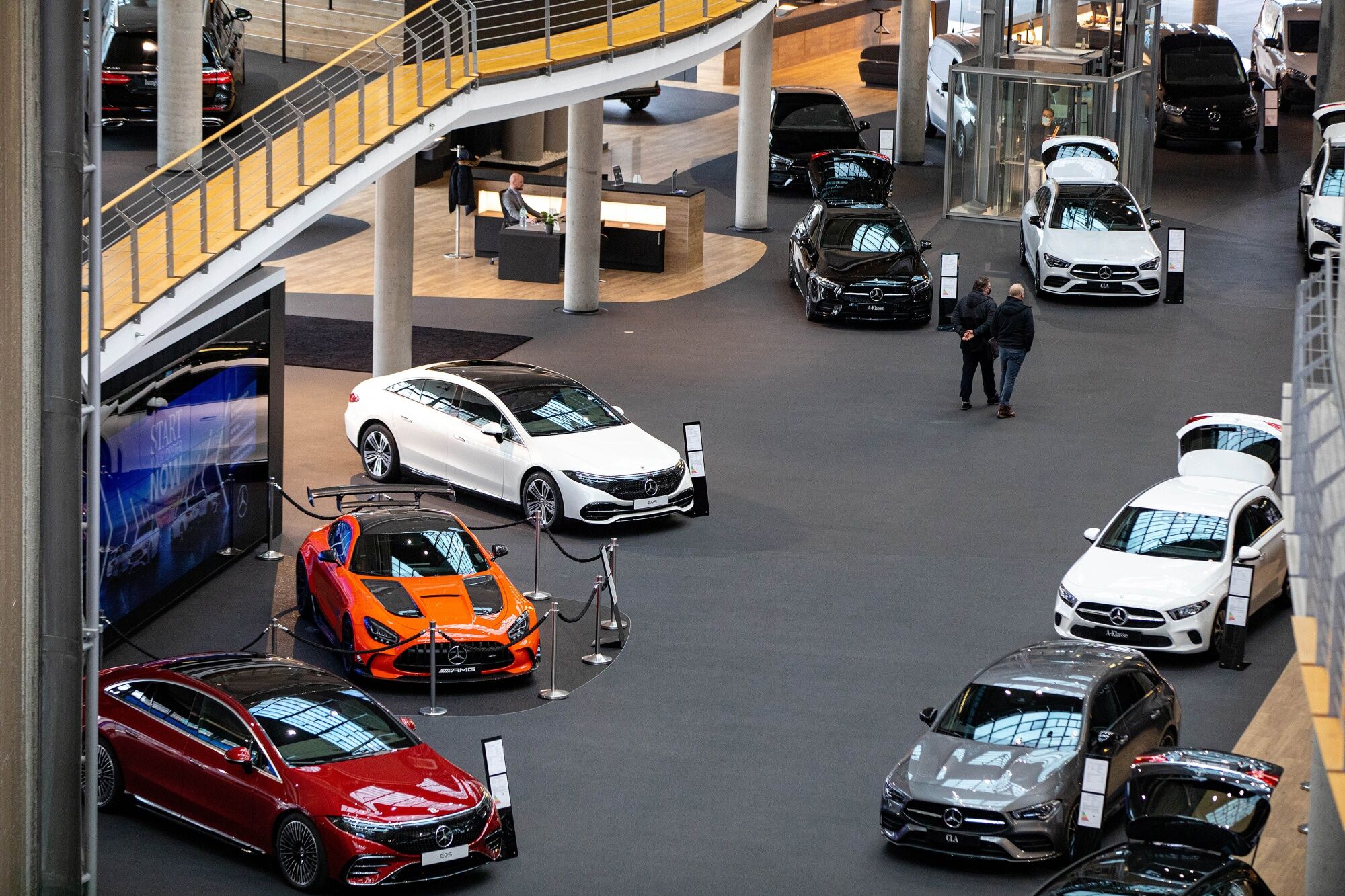 Mercedes, Volkswagen Brace for Tougher Times as Margins Fall