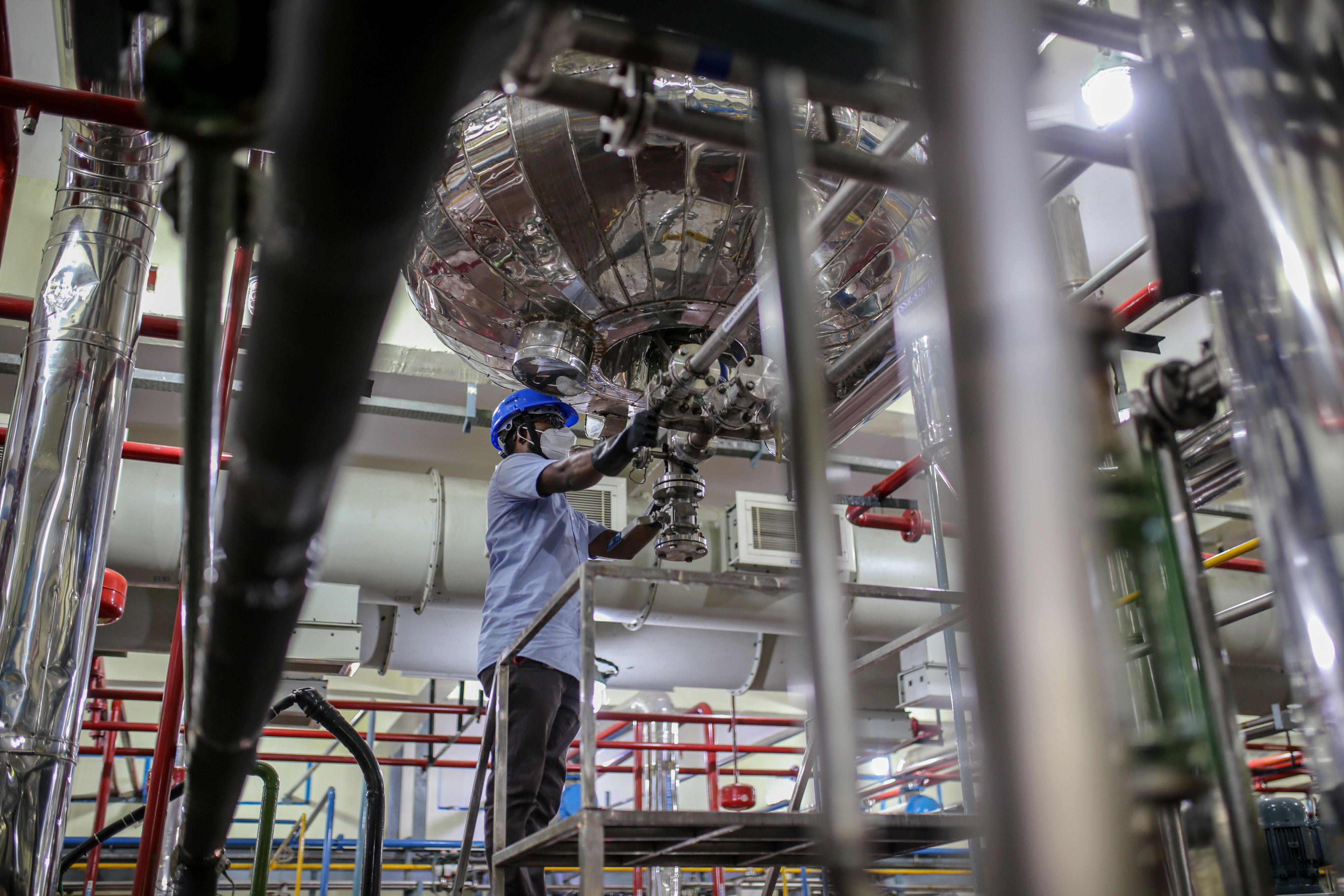 India’s Modi Hands Job Letters to Thousands as Elections Near