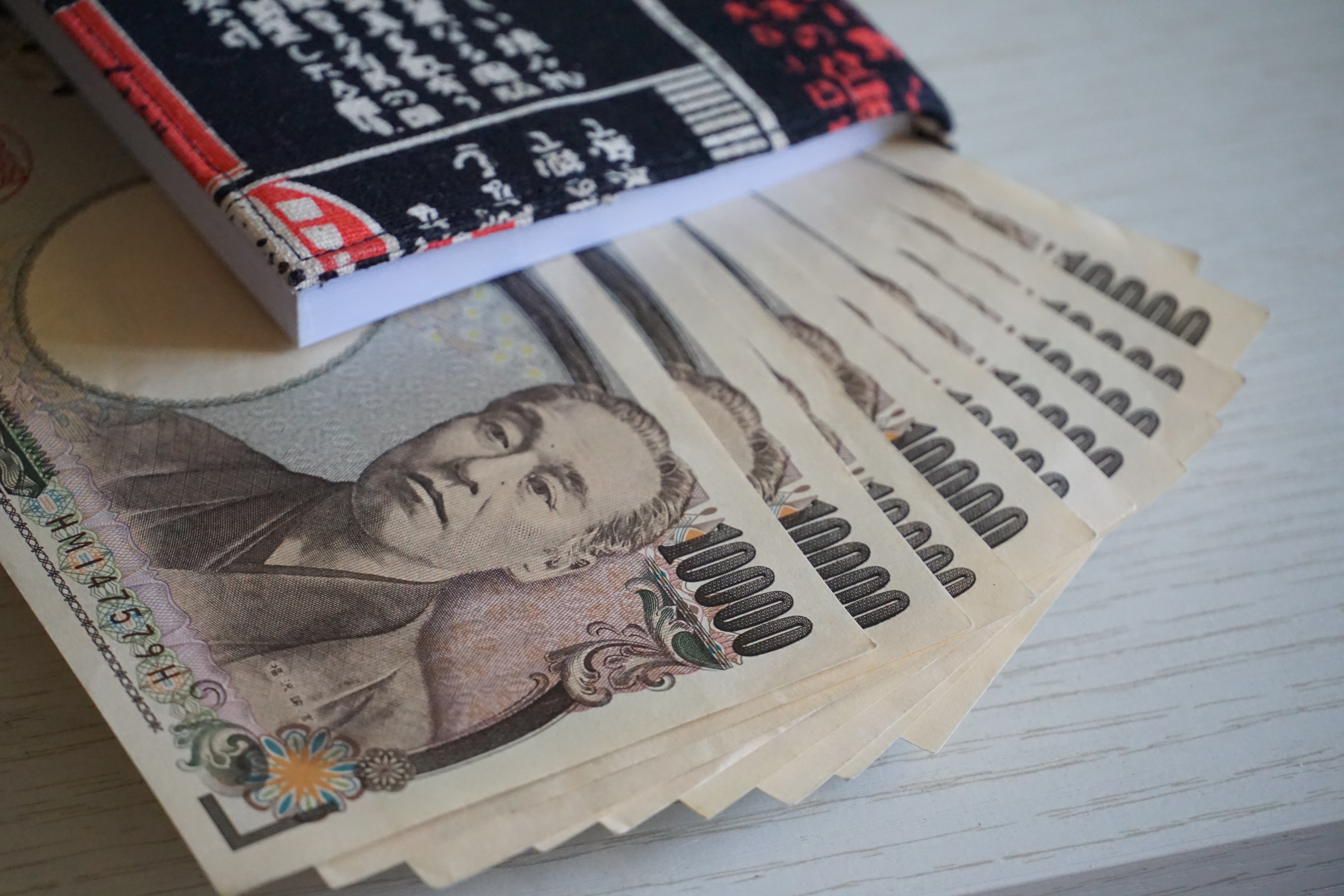 Yen Strengthens Through 140 As Bulls Bet On Turning Point