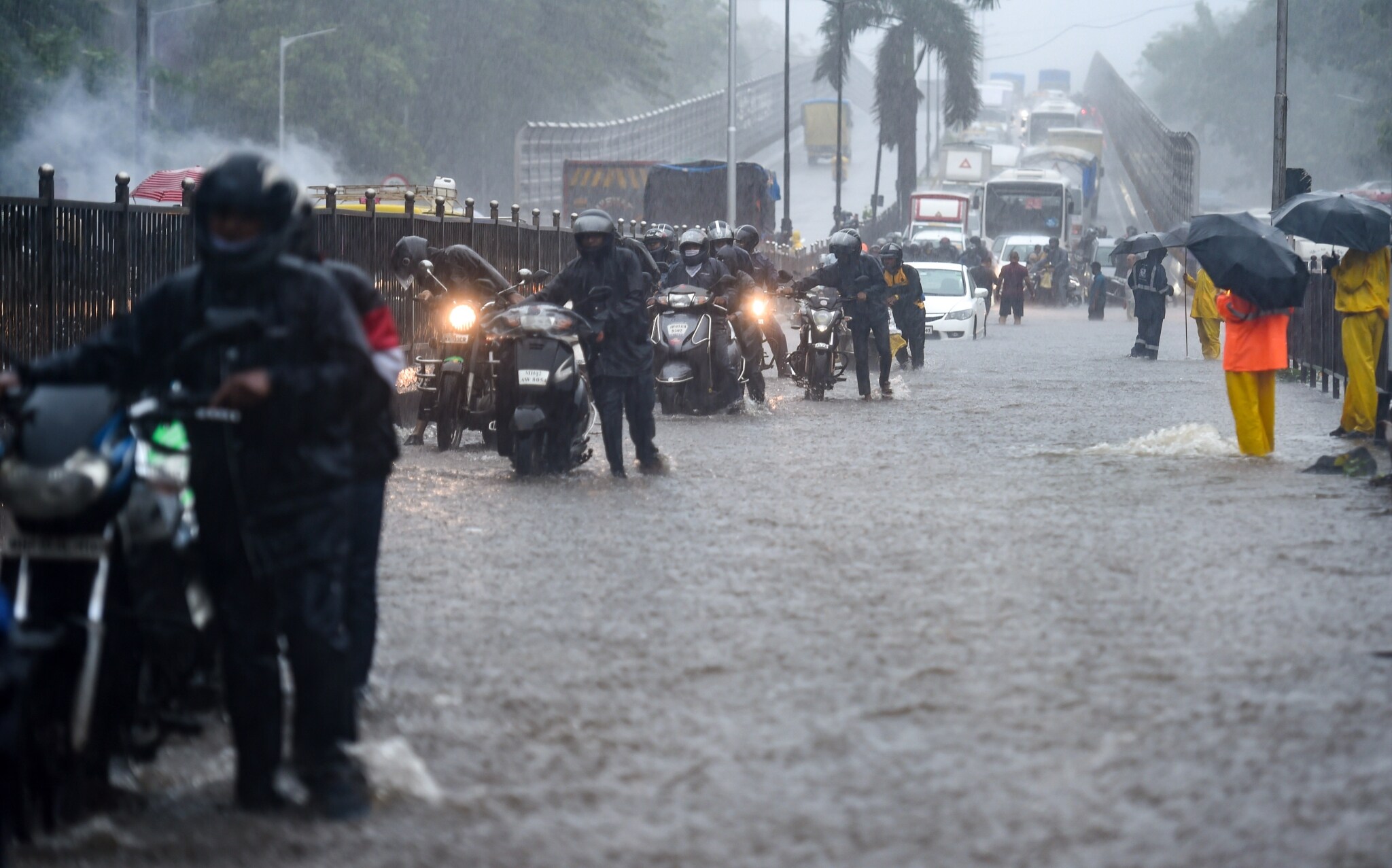 Monsoon 2023 Update: Heavy Rainfall, Hailstorm & Heatwave Alerts Issued ...