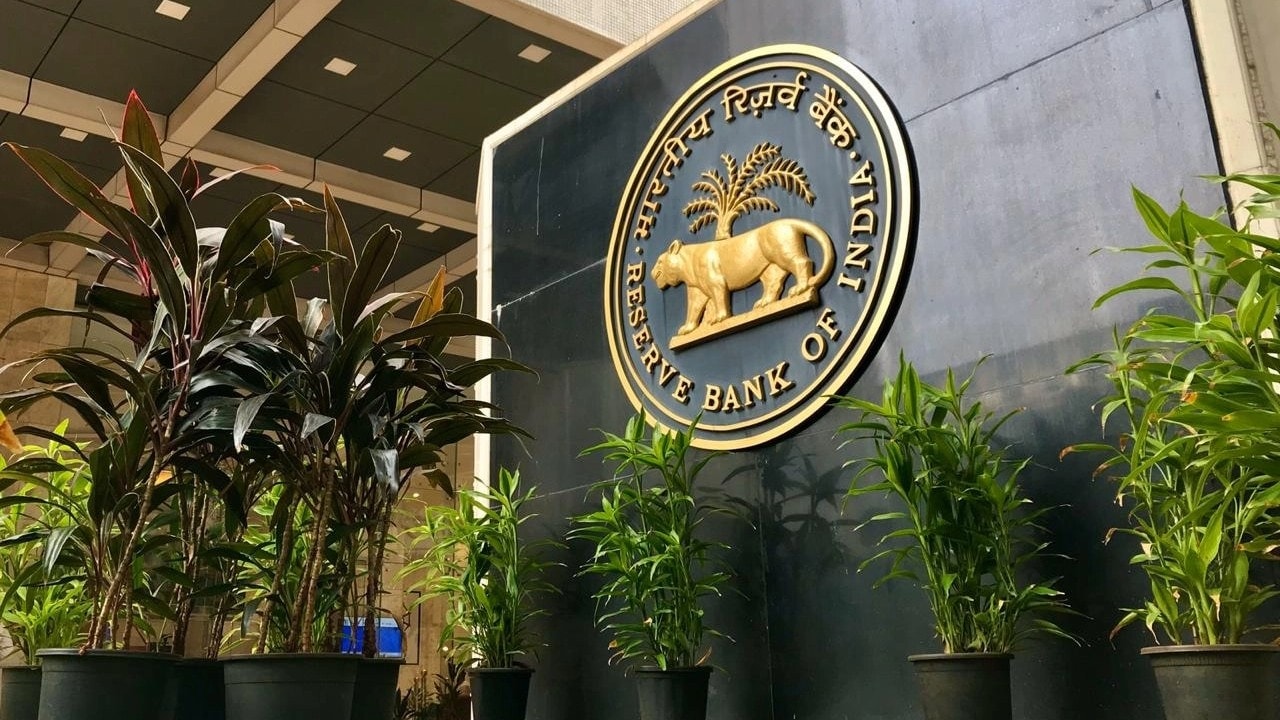 RBI Issues Detailed Norms For Outsourcing Of IT services By Banks, NBFCs