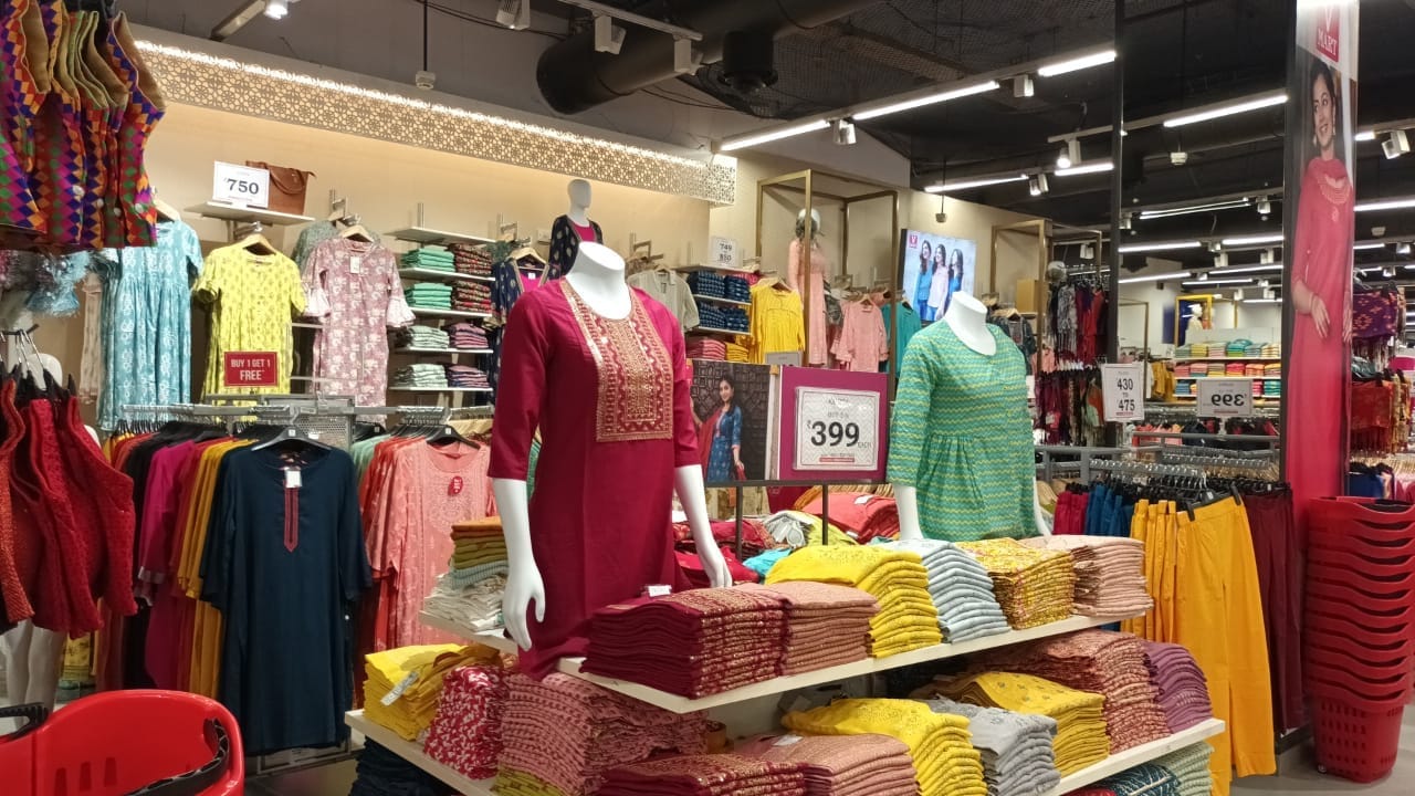 V-Mart Expects Low Double-Digit Sales Growth In FY25: Chairman Lalit ...