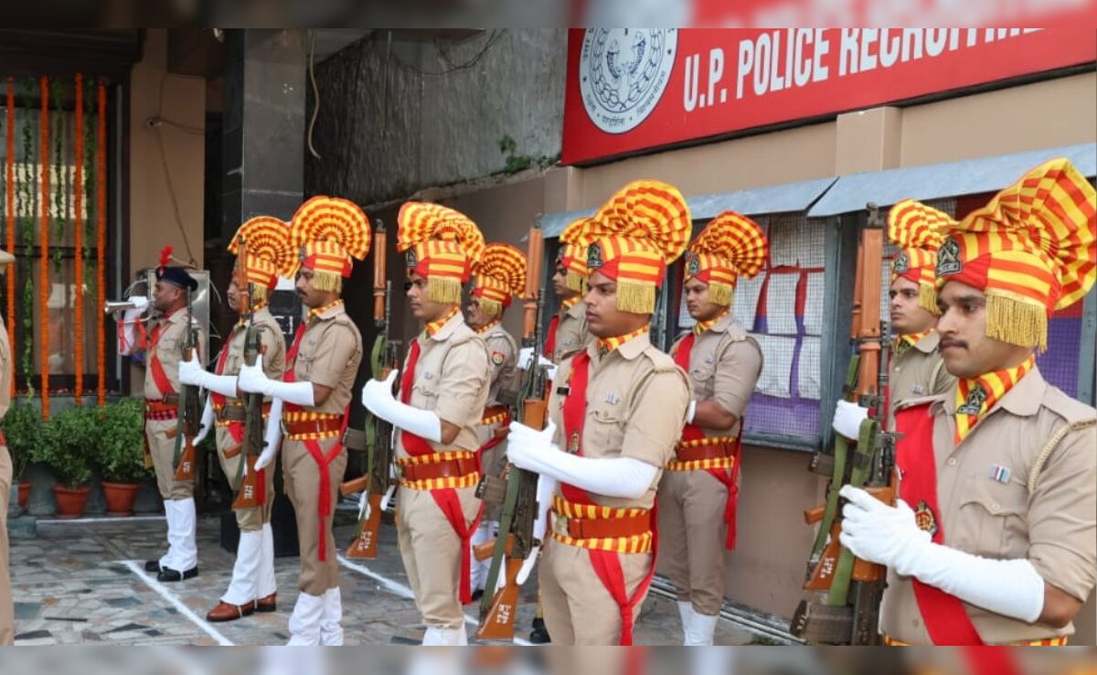 UP Police Constable Vacancy: यूपी पुलिस में 32 हजार से ज्यादा पदों पर ...
