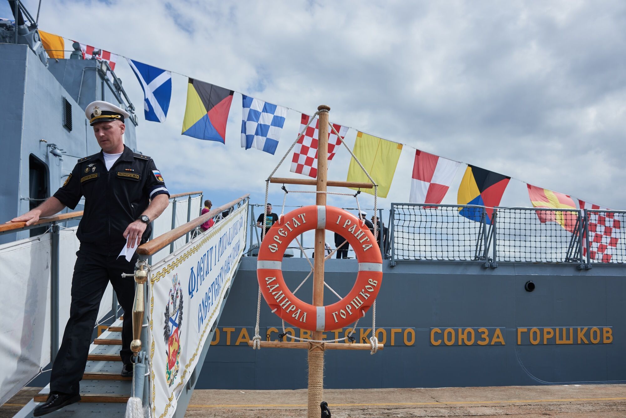 Ukraine Latest: Putin Visits Mariupol; Grain Deal Renews