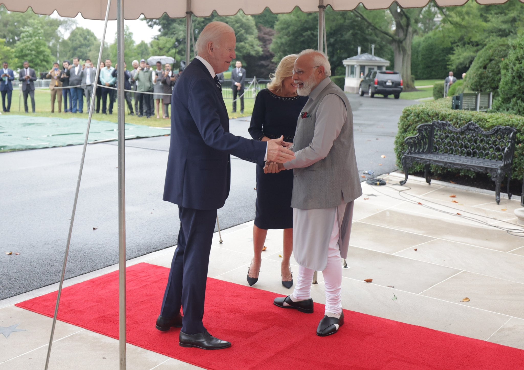 Indian Diaspora Gathers At South Lawns To Witness PM Modi's Official ...