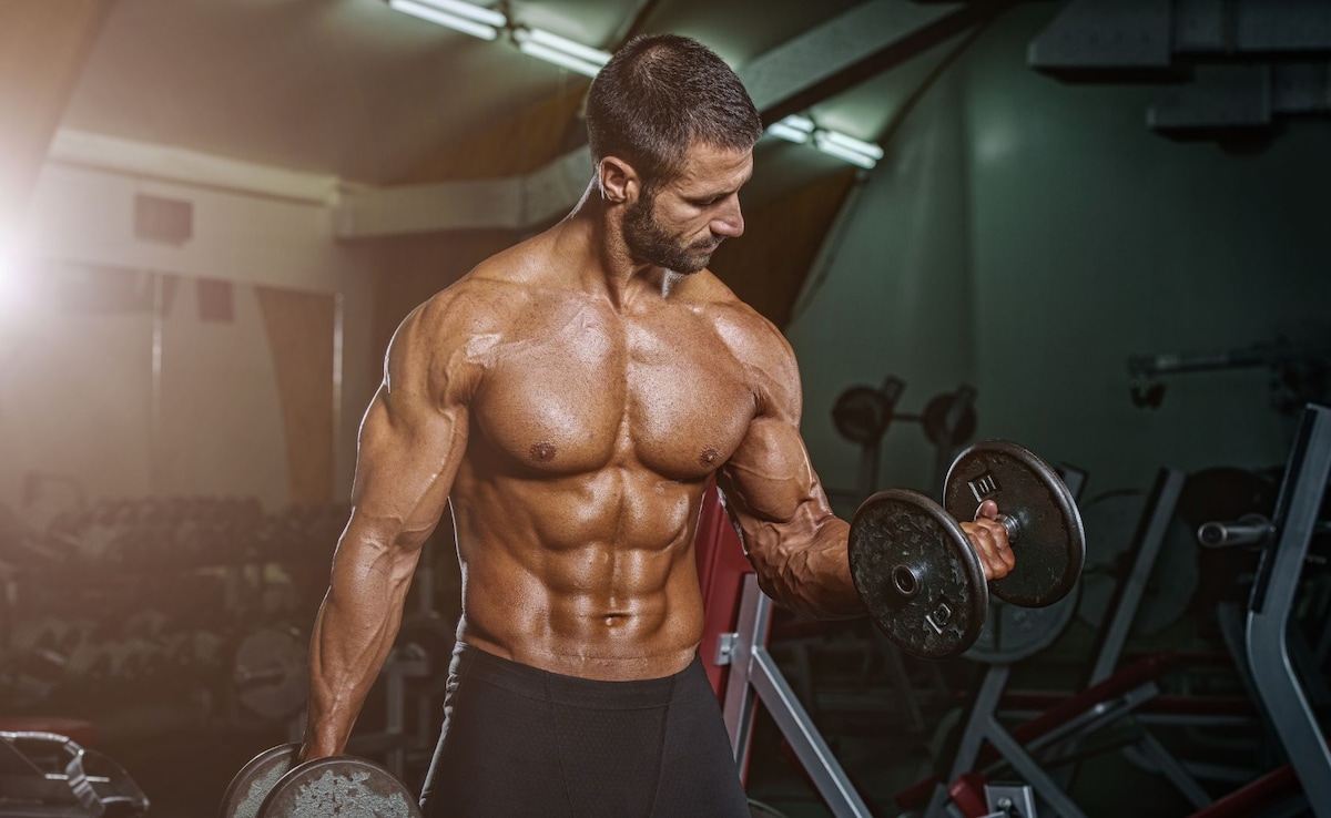 gym deadlifting vision loss Heavy weightlifting can damage eyes doctors ...