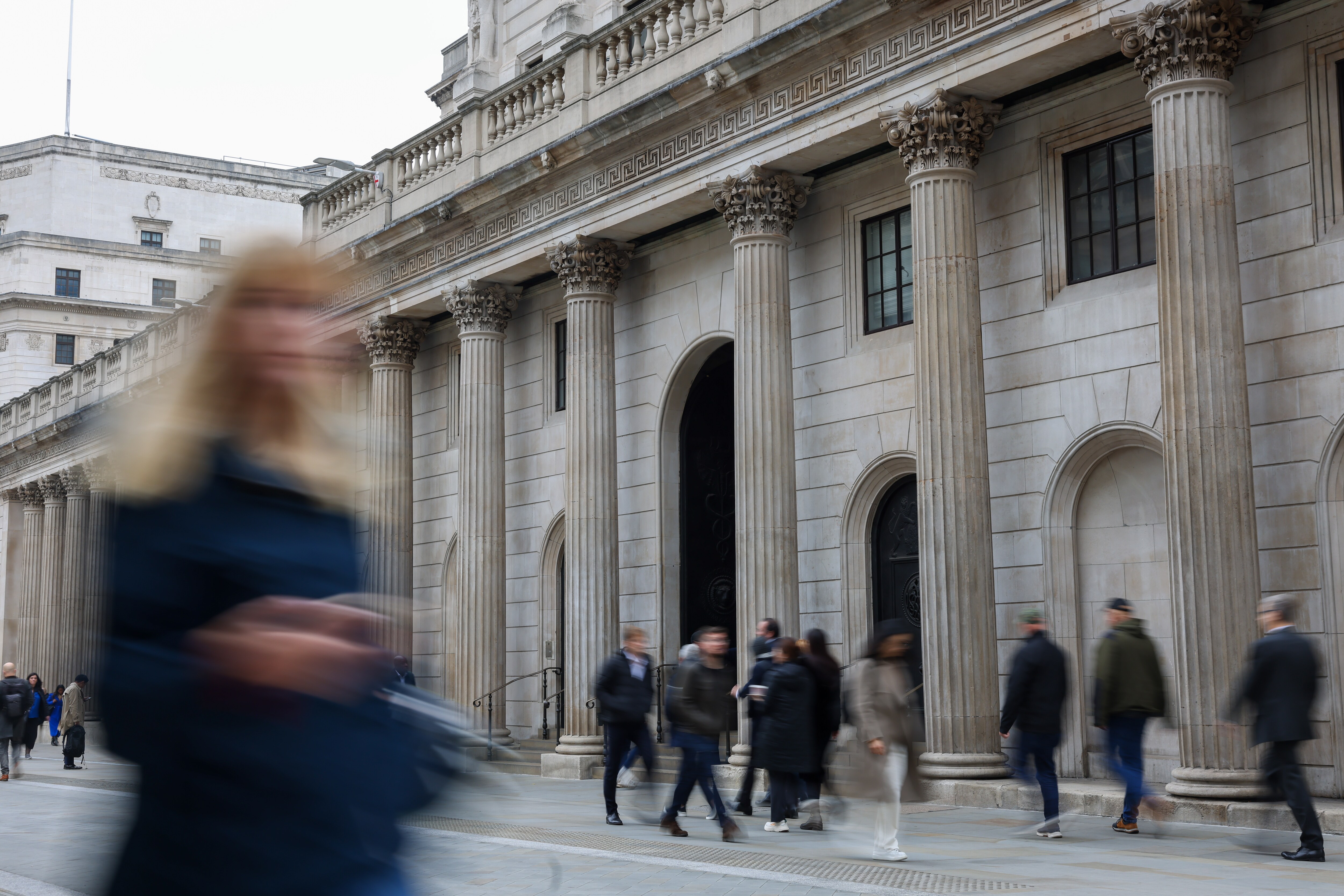BOE Delivers Rate Cut With Warning On Budget’s Inflation Hit