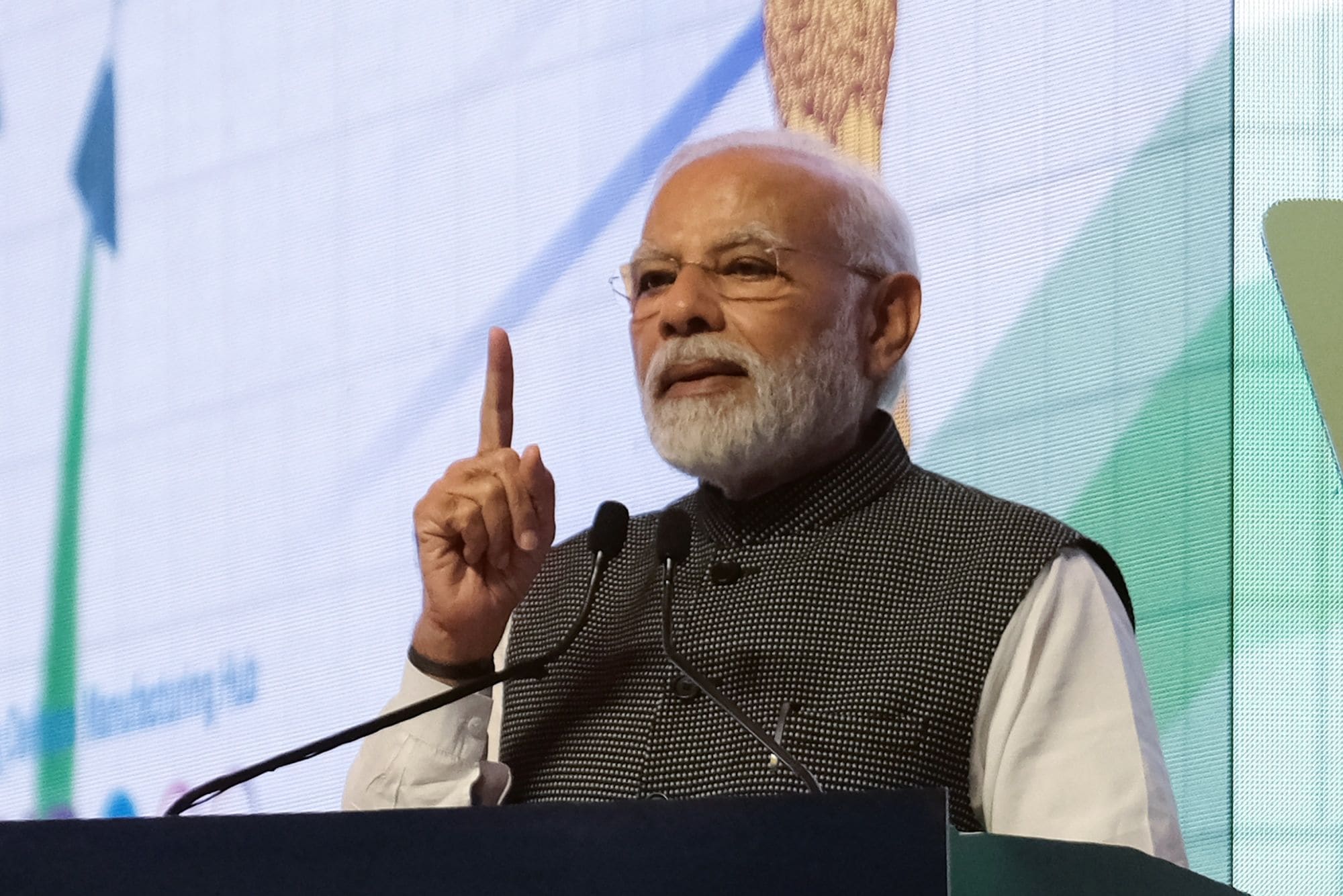 Apple Gets a Boost in India as Chinese Suppliers Given Clearance