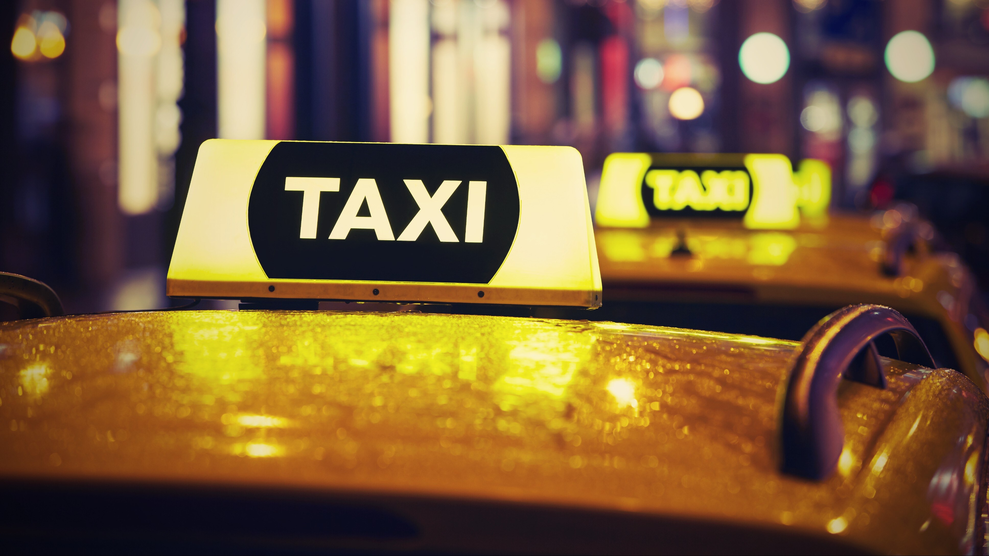 Noida International Airport To Provide Electric Taxi Service To ...