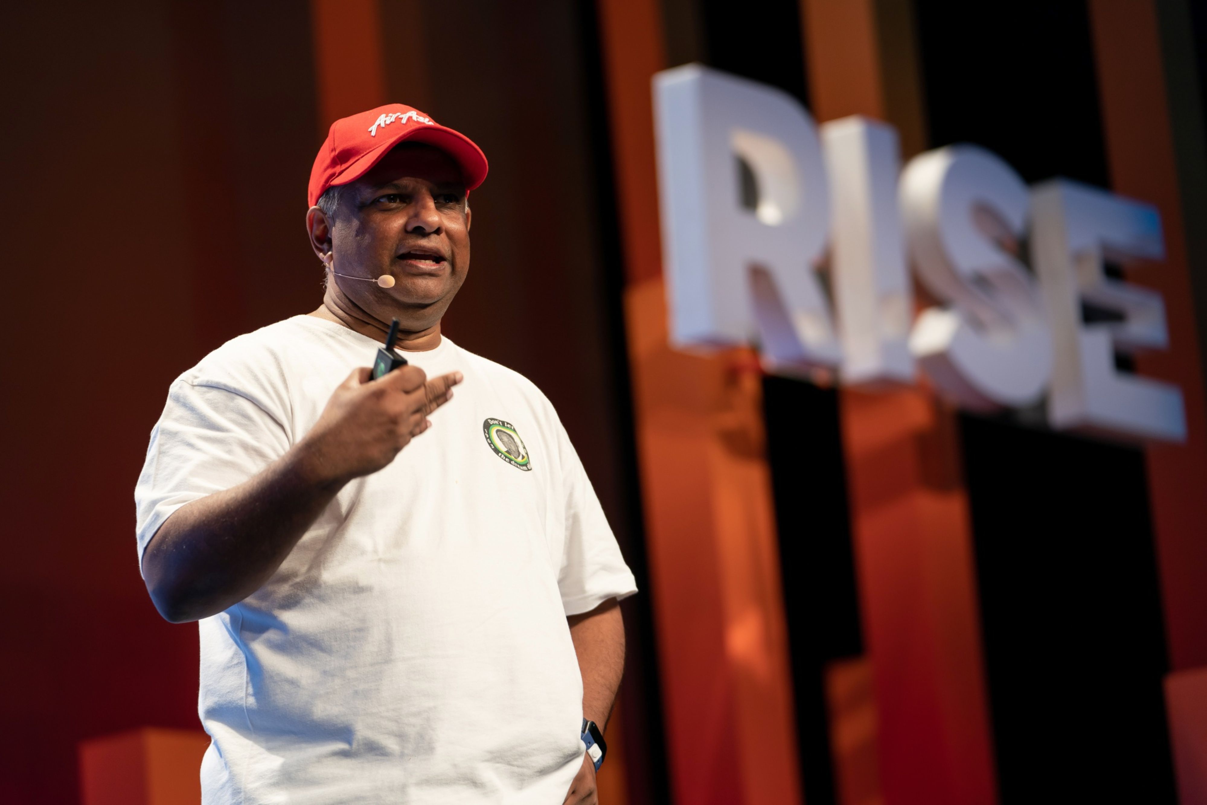 Low-Cost Airline Kingpin Prepares for Life After AirAsia