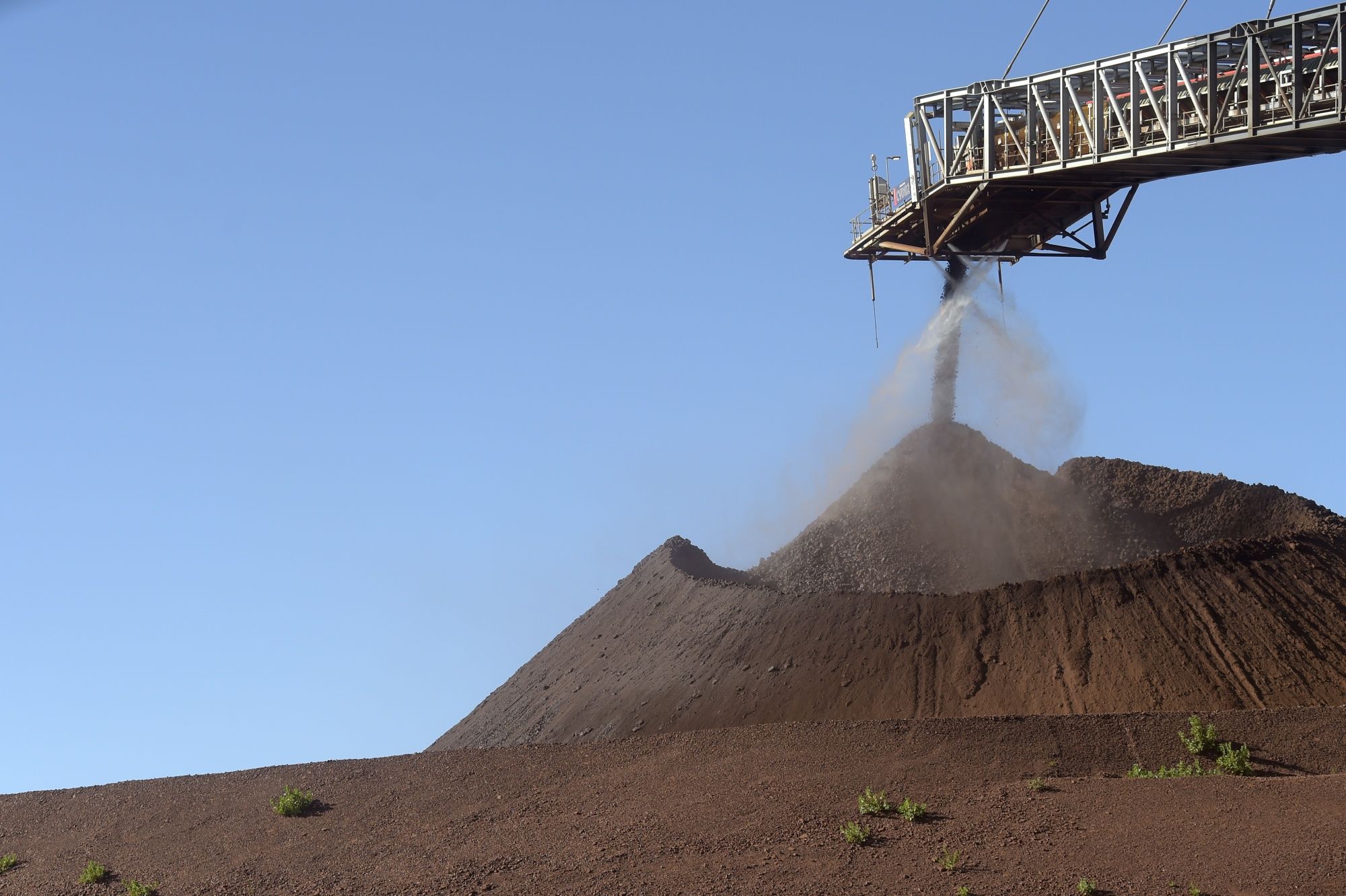 Iron Ore Collapses to Lowest Since 2020 as Demand Suffers