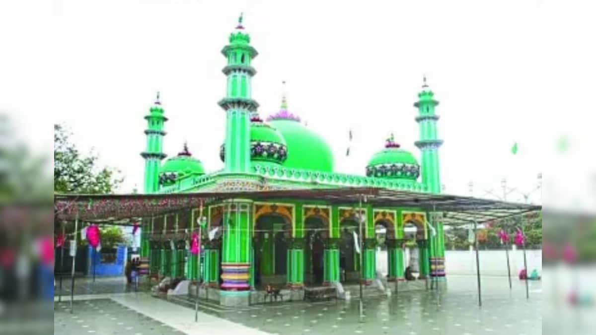 Ratlam News: हुसैन टेकरी में पवित्र कुरान शरीफ जलाने की घटना, महिला पर प्रकरण दर्ज | Holy Quran ...