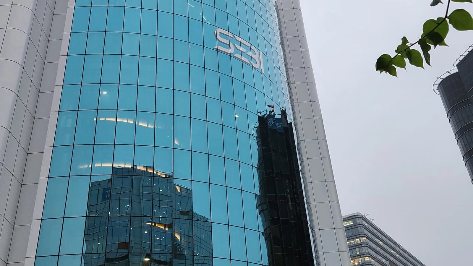 Finfluencers Under Fire: SEBI Bans 'Baap of Chart' From Securities ...