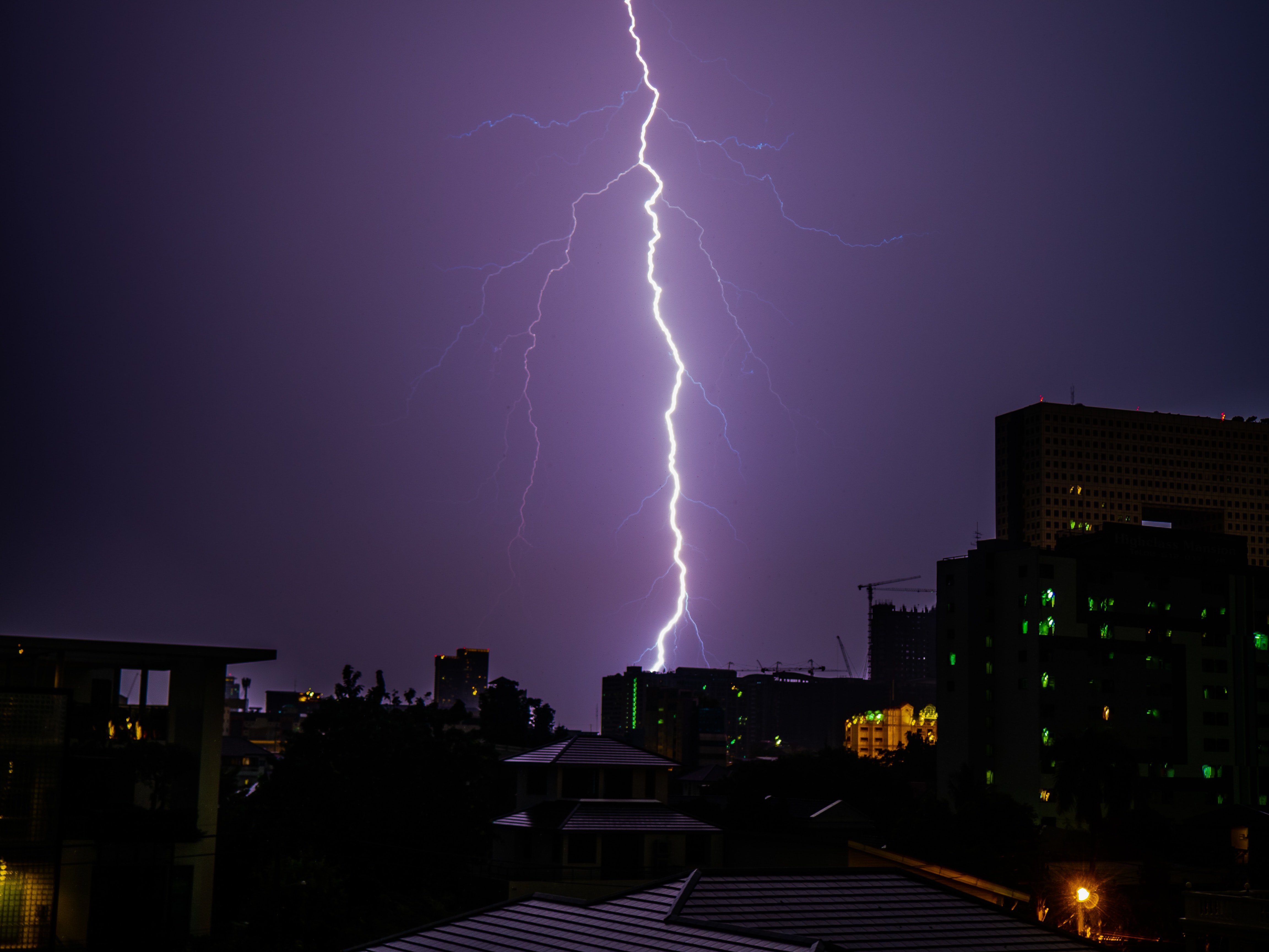 Frequent Damaging Lightning Strikes Expected In These States, Orange ...