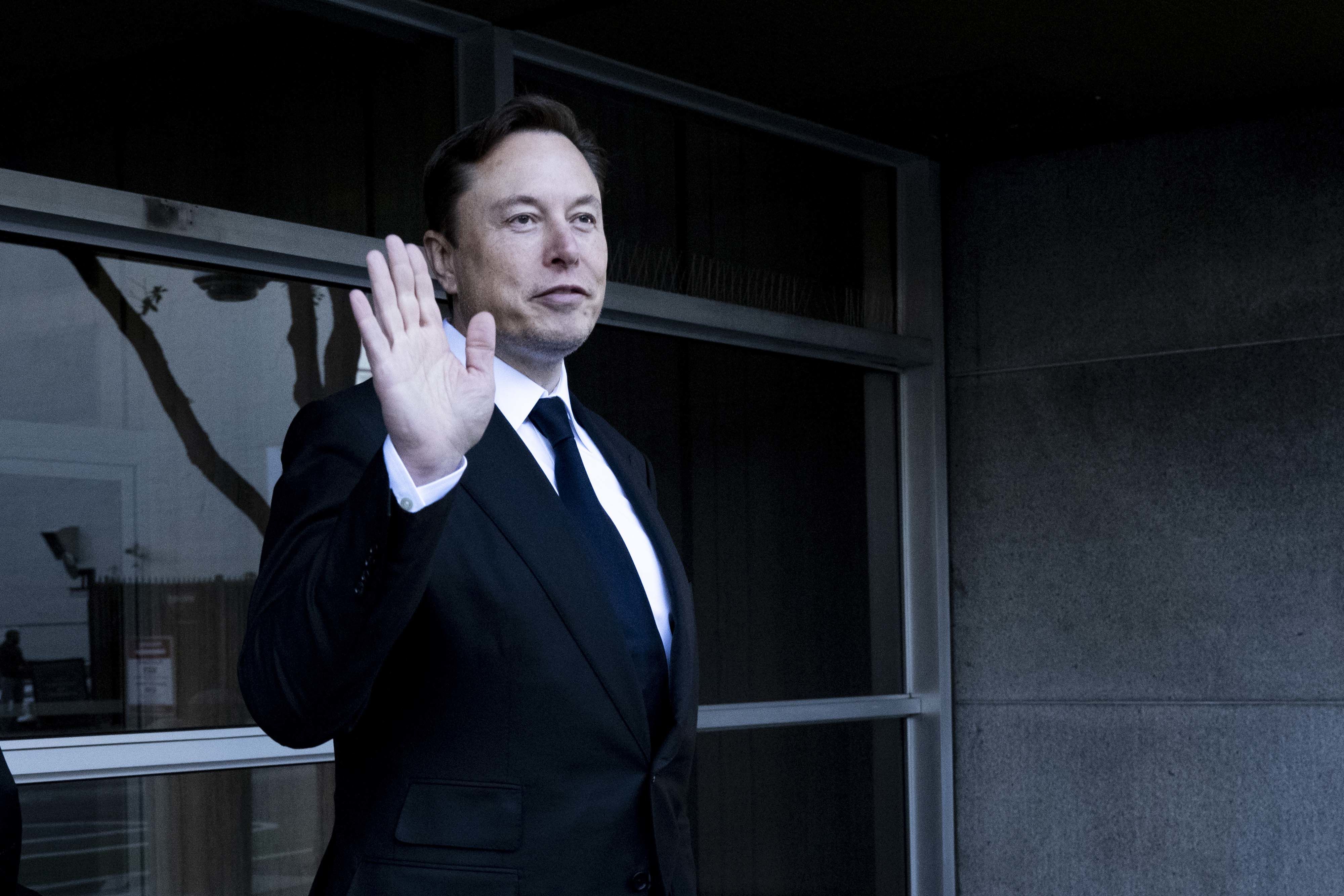Musk Breezes Through Washington as Smooth CEO, Not Twitter Troll