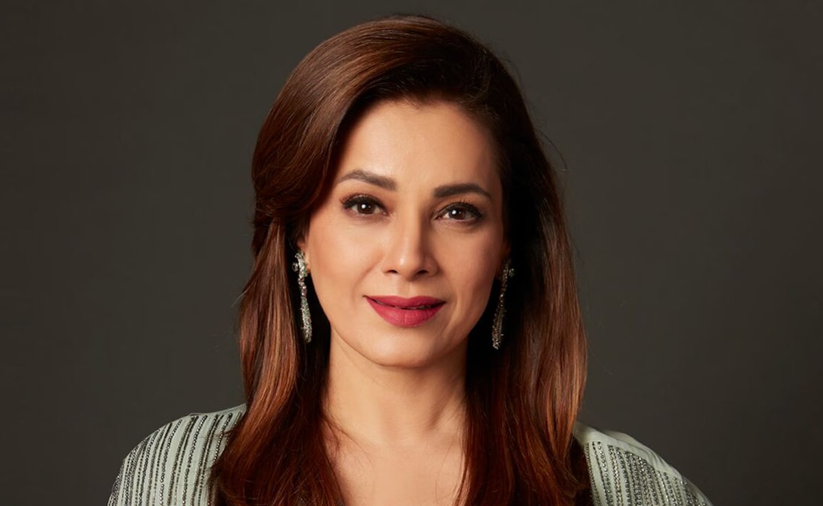 Neelam Kothari Blasts Etihad Airways After 9-Hour Flight Delay ...