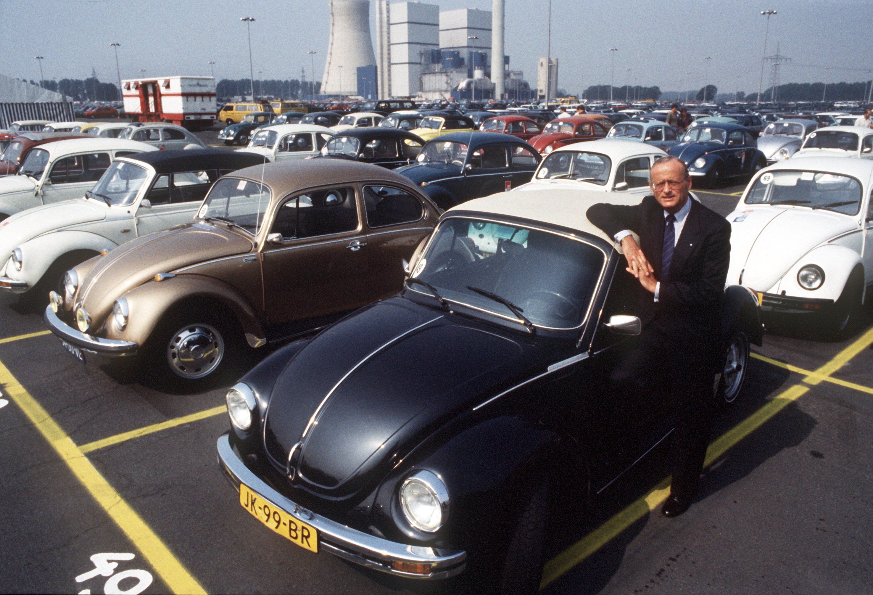 Carl Hahn, VW CEO Who Brought the Beetle to America, Dies at 96