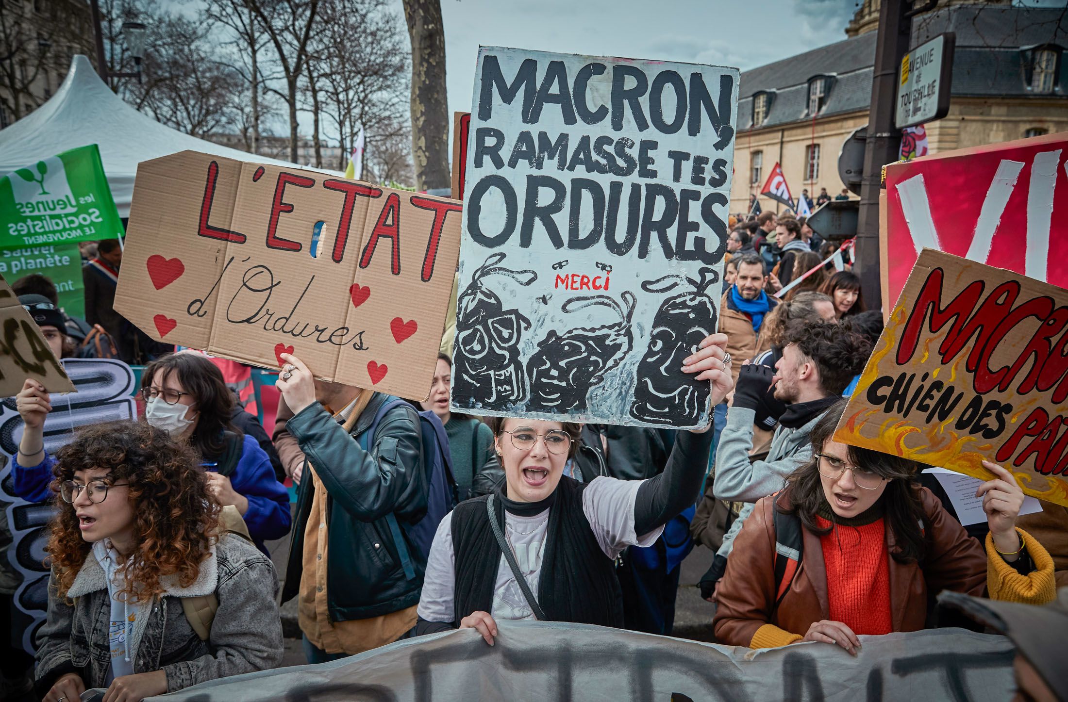 What to Know If You’re Traveling to Paris During Protests and Strikes
