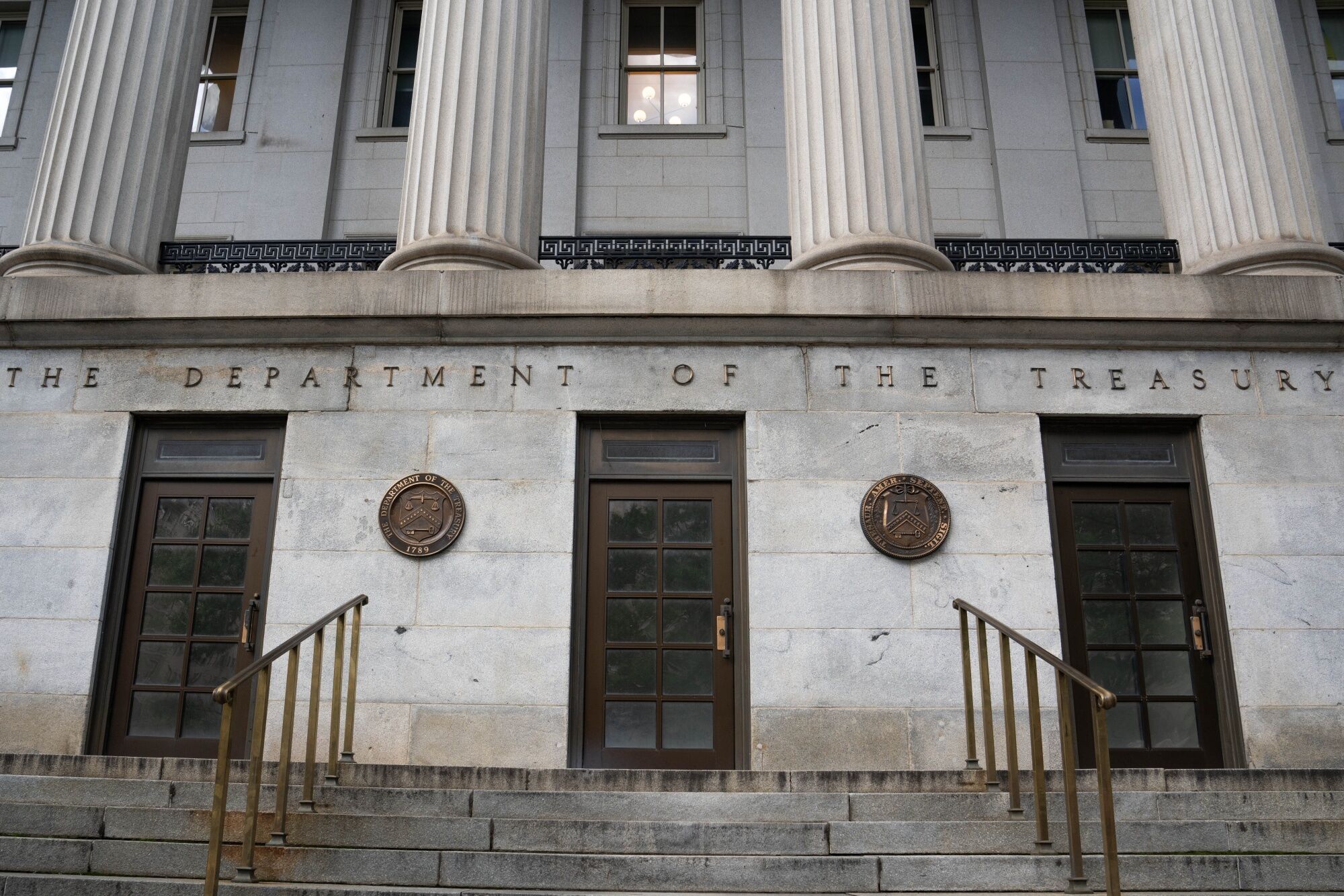 Two-Year Treasury Notes Draw Highest Yield Since 2006 at Auction