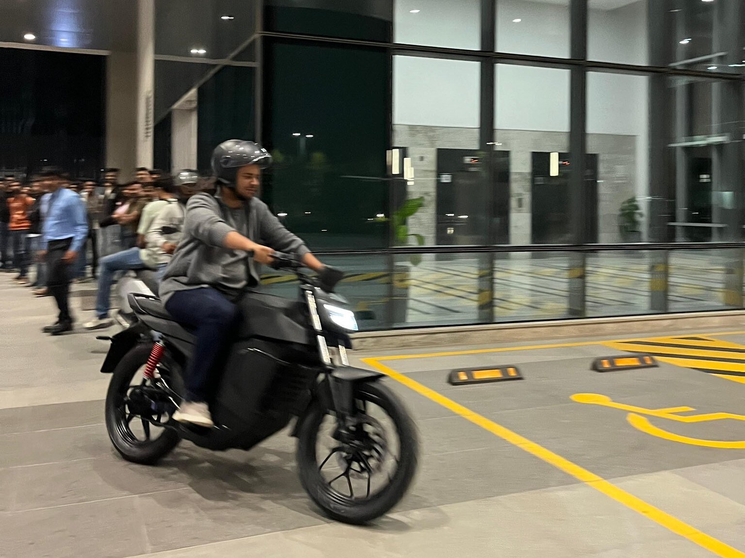 Ola Electric Begins Production On Its E-Bike Roadster, Aims For ...