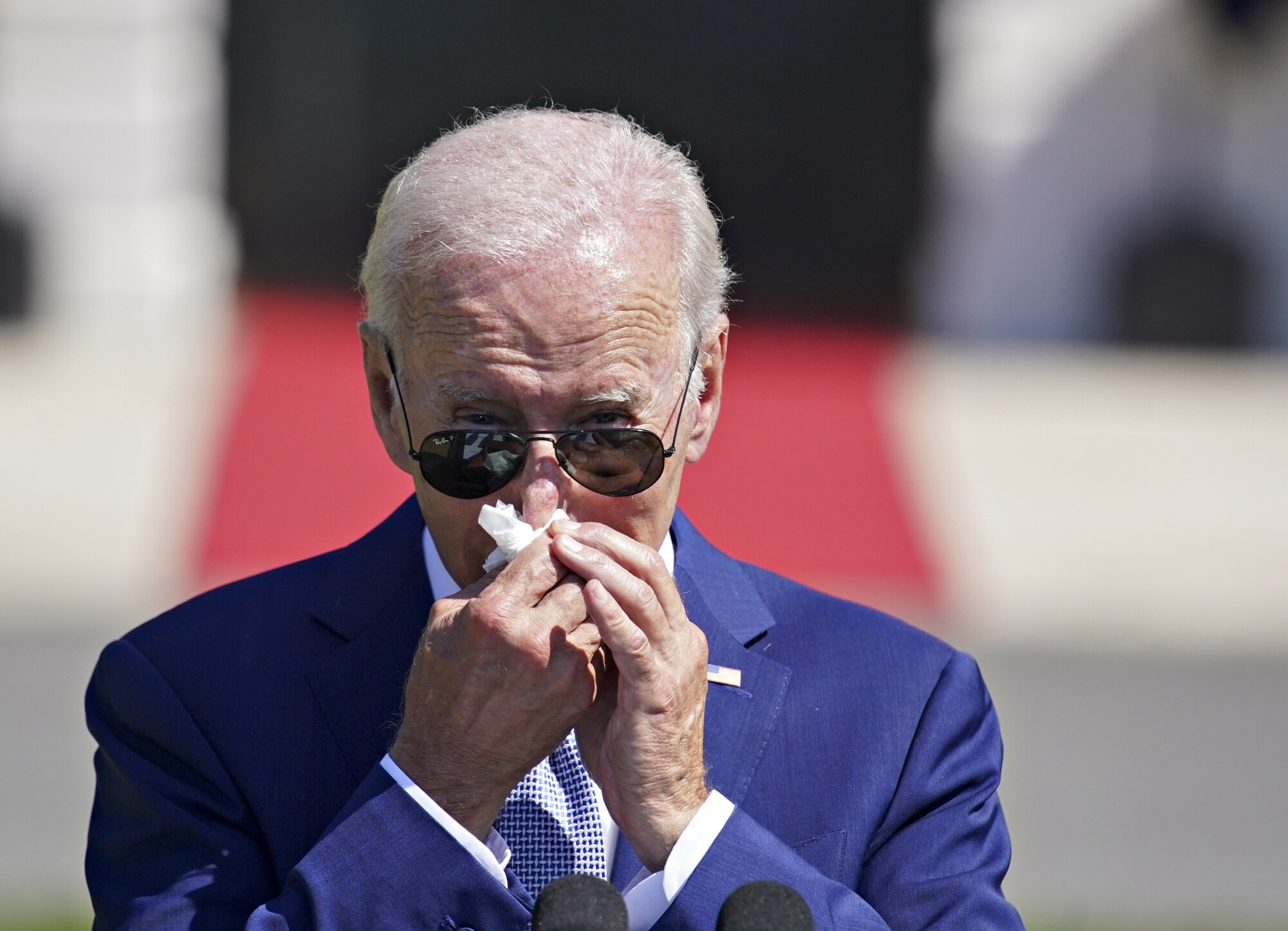 Biden’s Covid Case Delivers Latest Blow to Hard-Luck Campaign